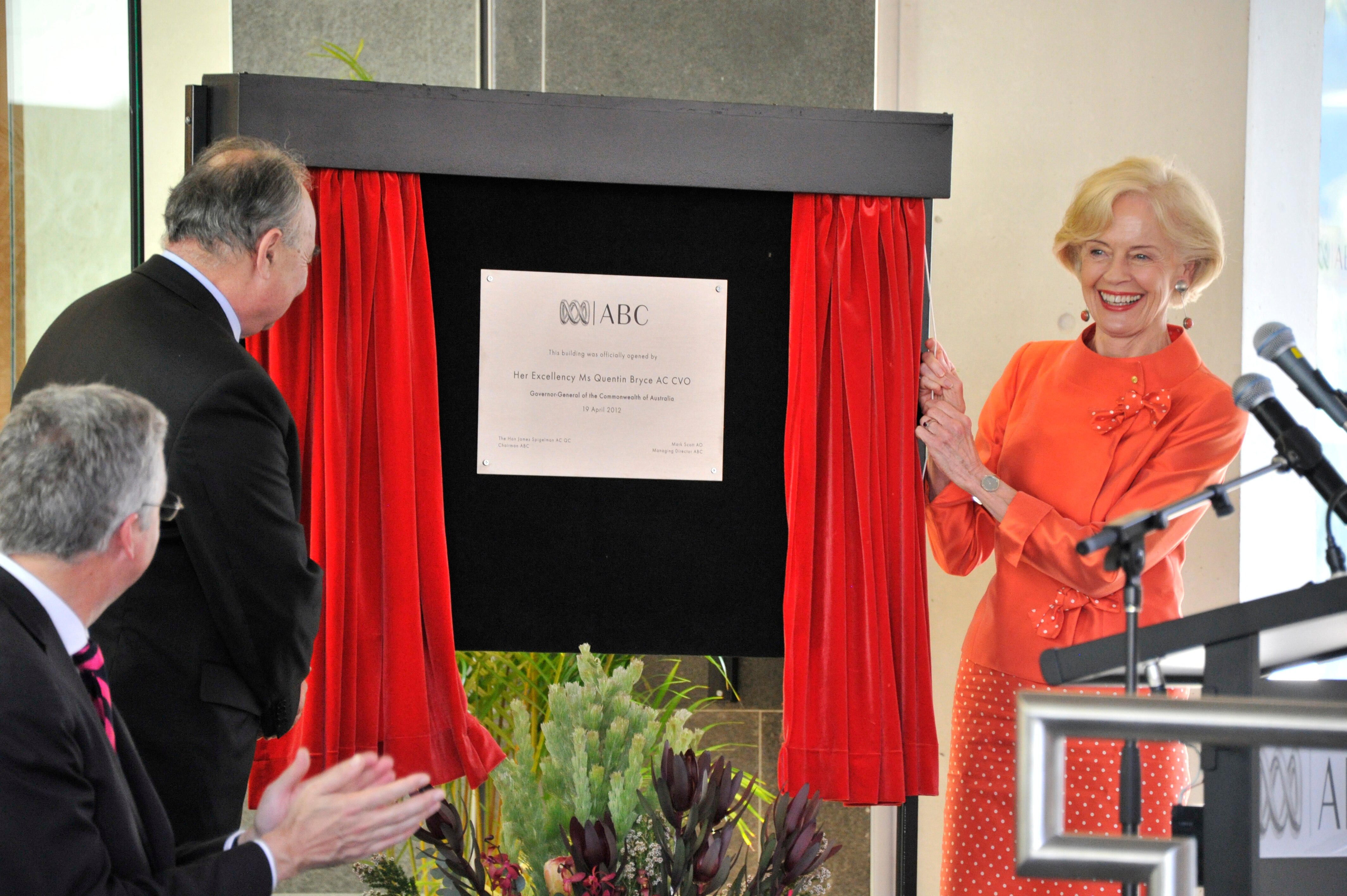 Bryce cuts ribbon on ABC's new Brisbane HQ - ABC News