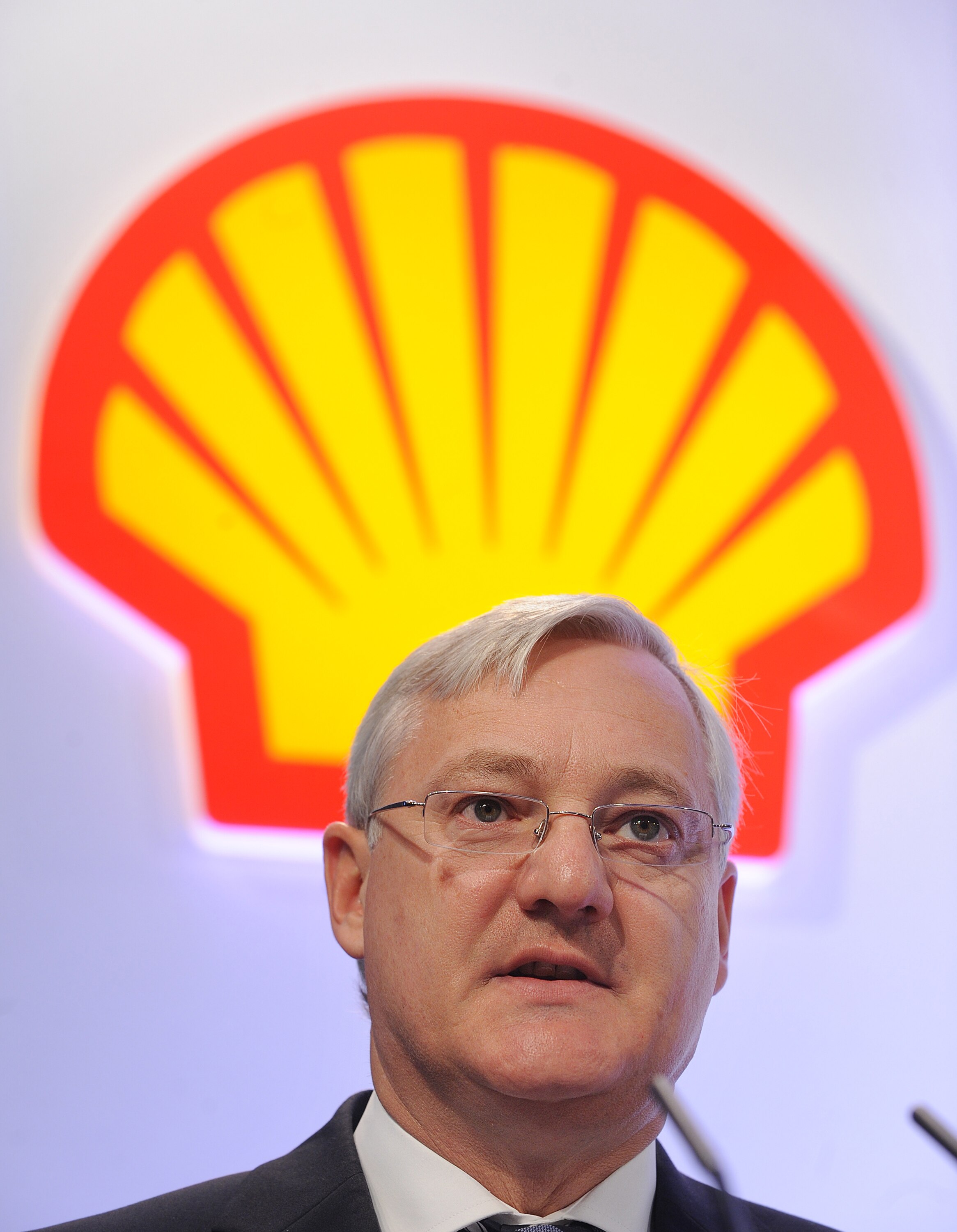 Shell keen to import foreign workers - ABC News