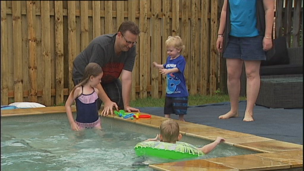 Pool builders give a precious gift - ABC News