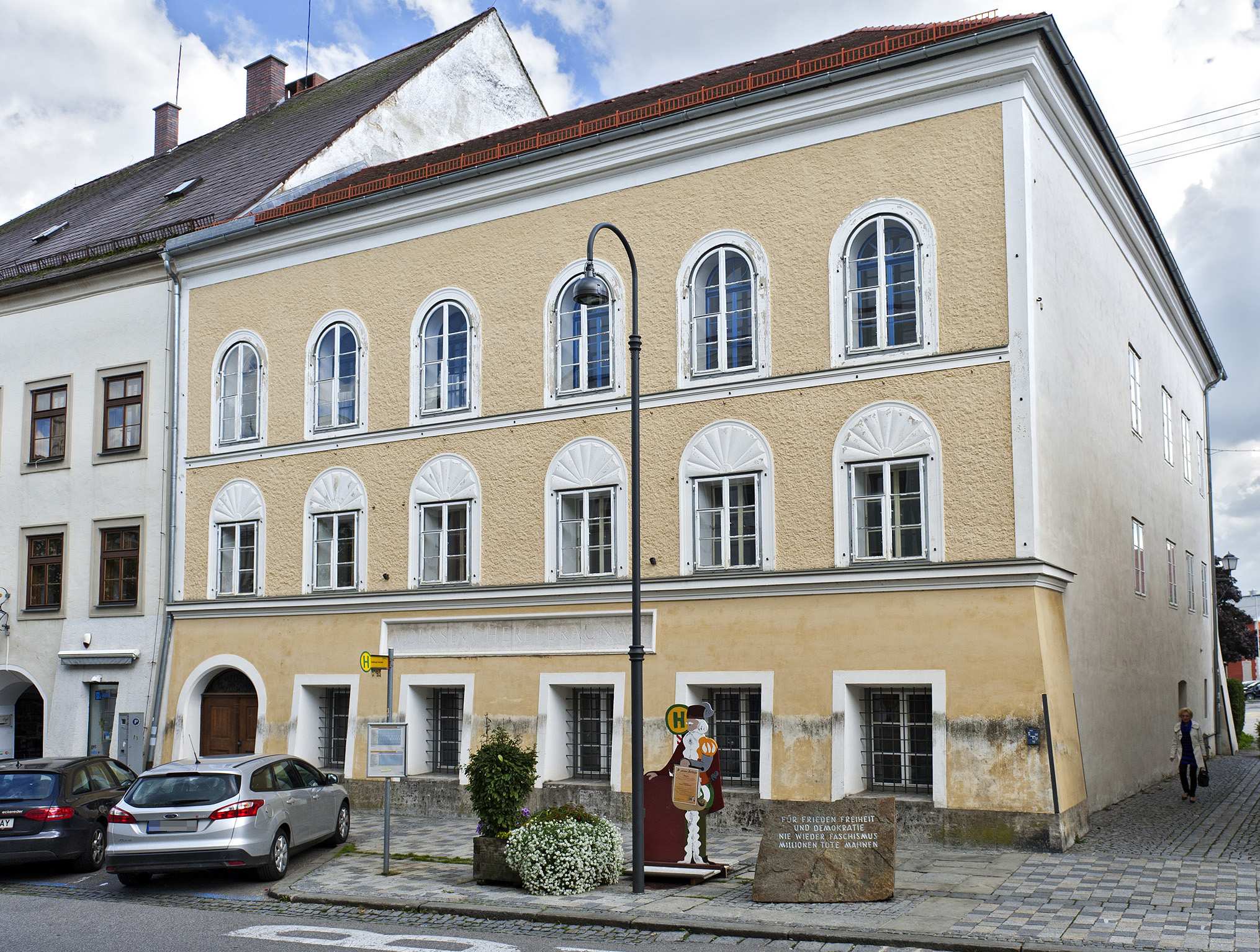 Adolf Hitler's birthplace may be seized by Austria and torn down to ...