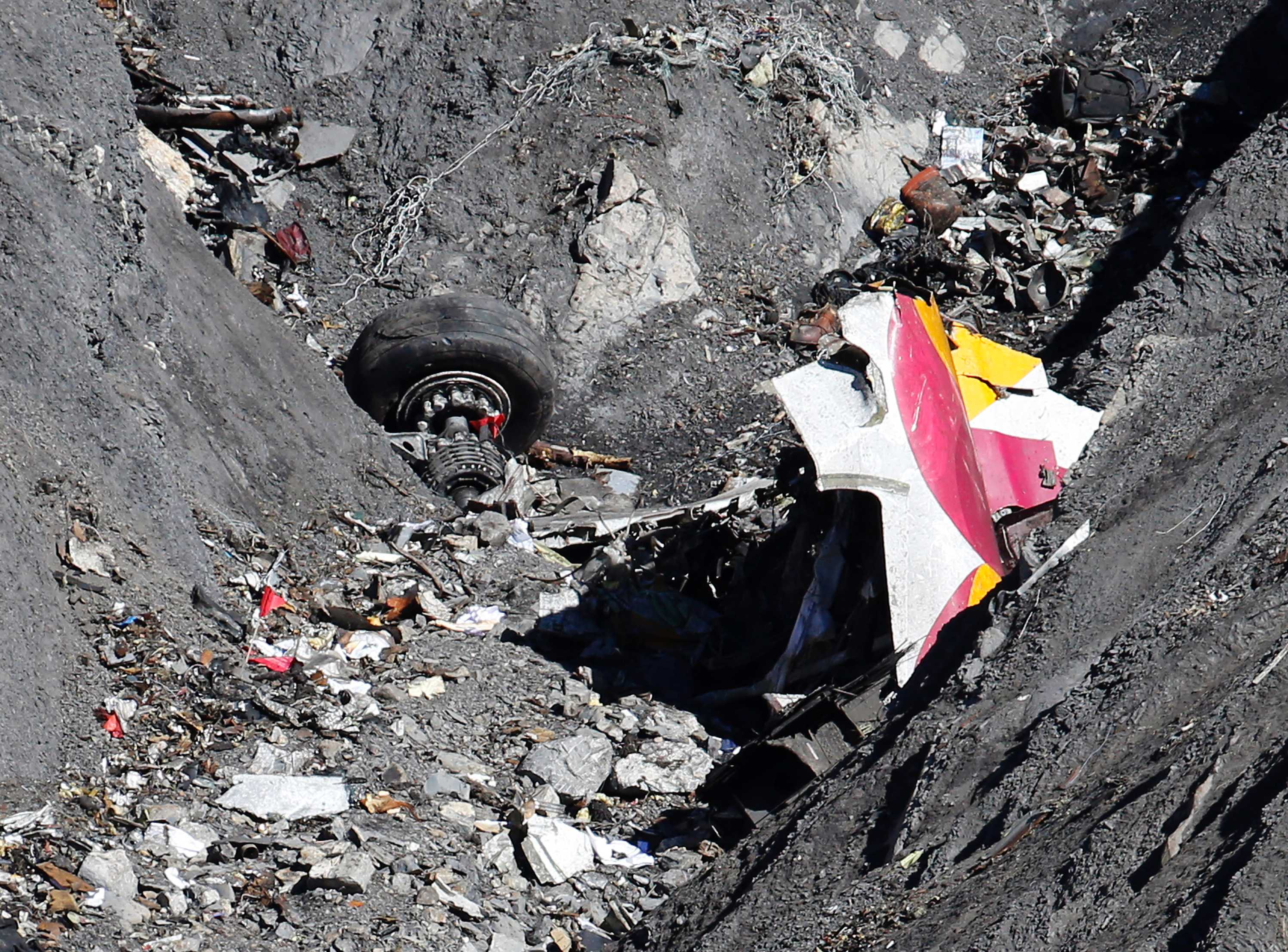 Germanwings crash: Co-pilot reportedly suggested captain take break ...