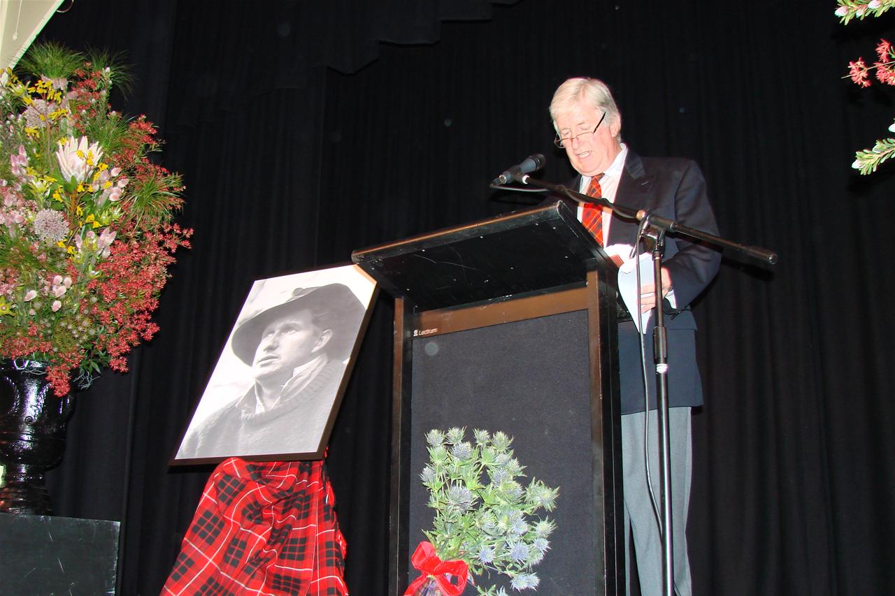 Colin Munro bid Go Kindly at memorial service - ABC News