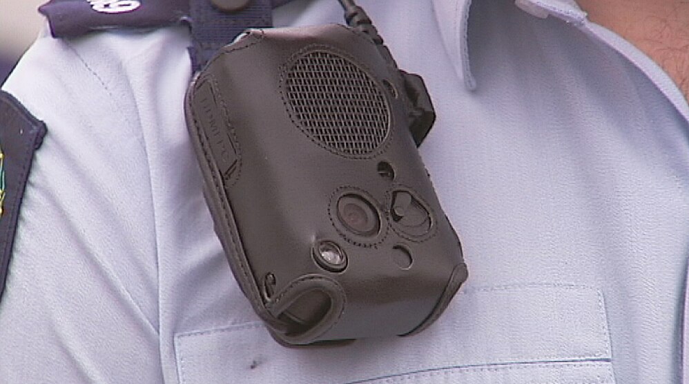 Police put body cameras on trial - ABC News