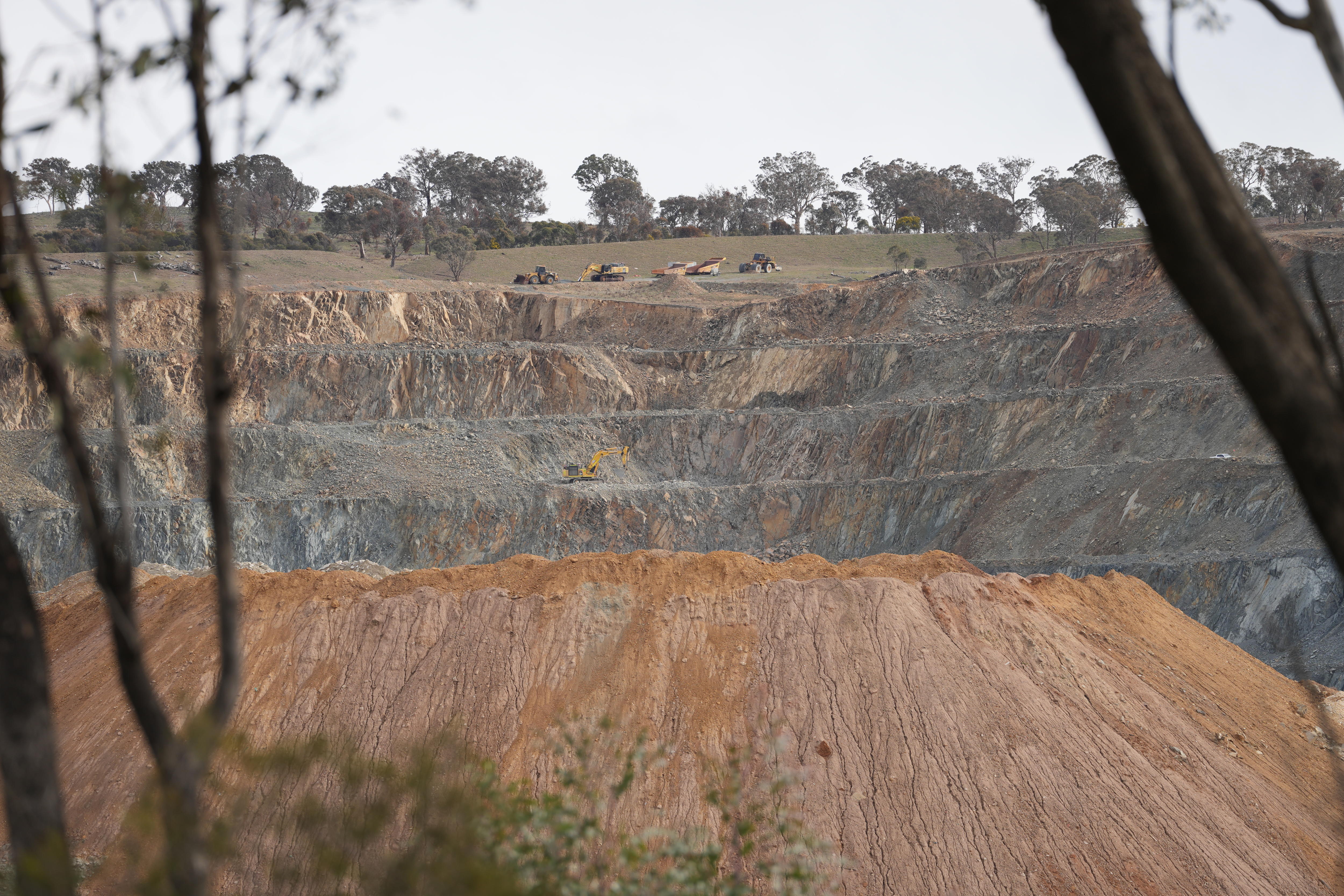 Royalla residents outraged by proposed quarry 'right in the middle of ...