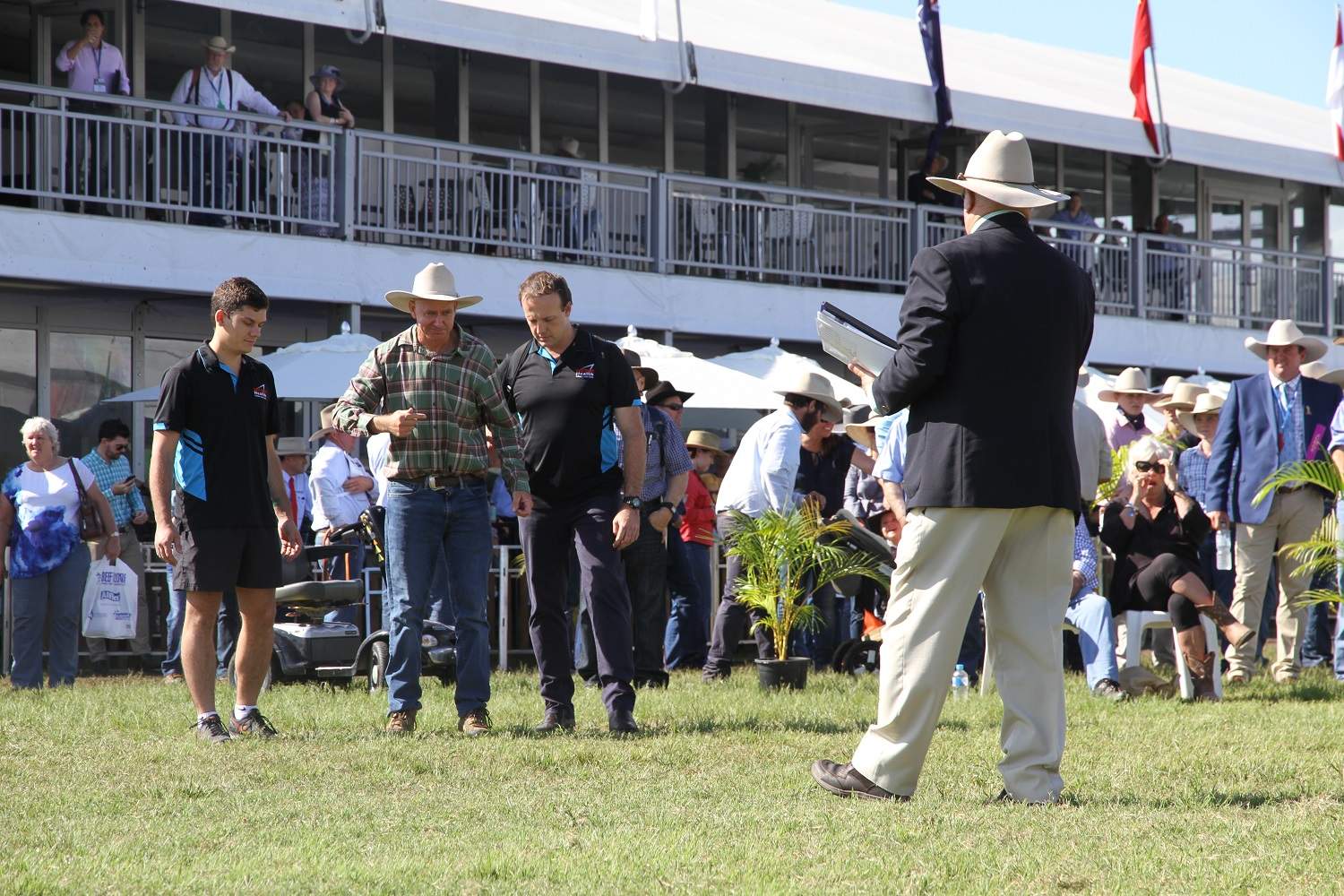 Michael Ingram walks into the Beef 2018 ring for the first time in ...