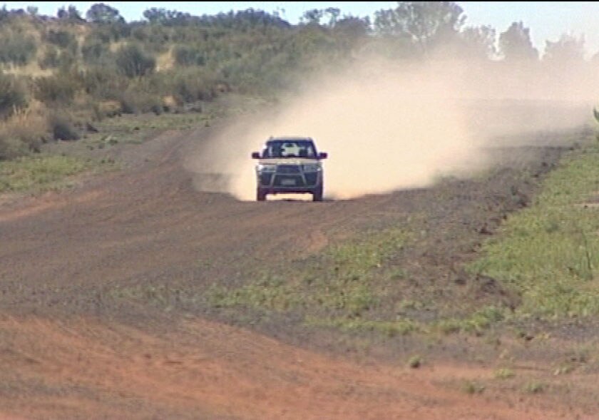 Campaigner gives up hope on future of Menindee-Pooncarie road - ABC News