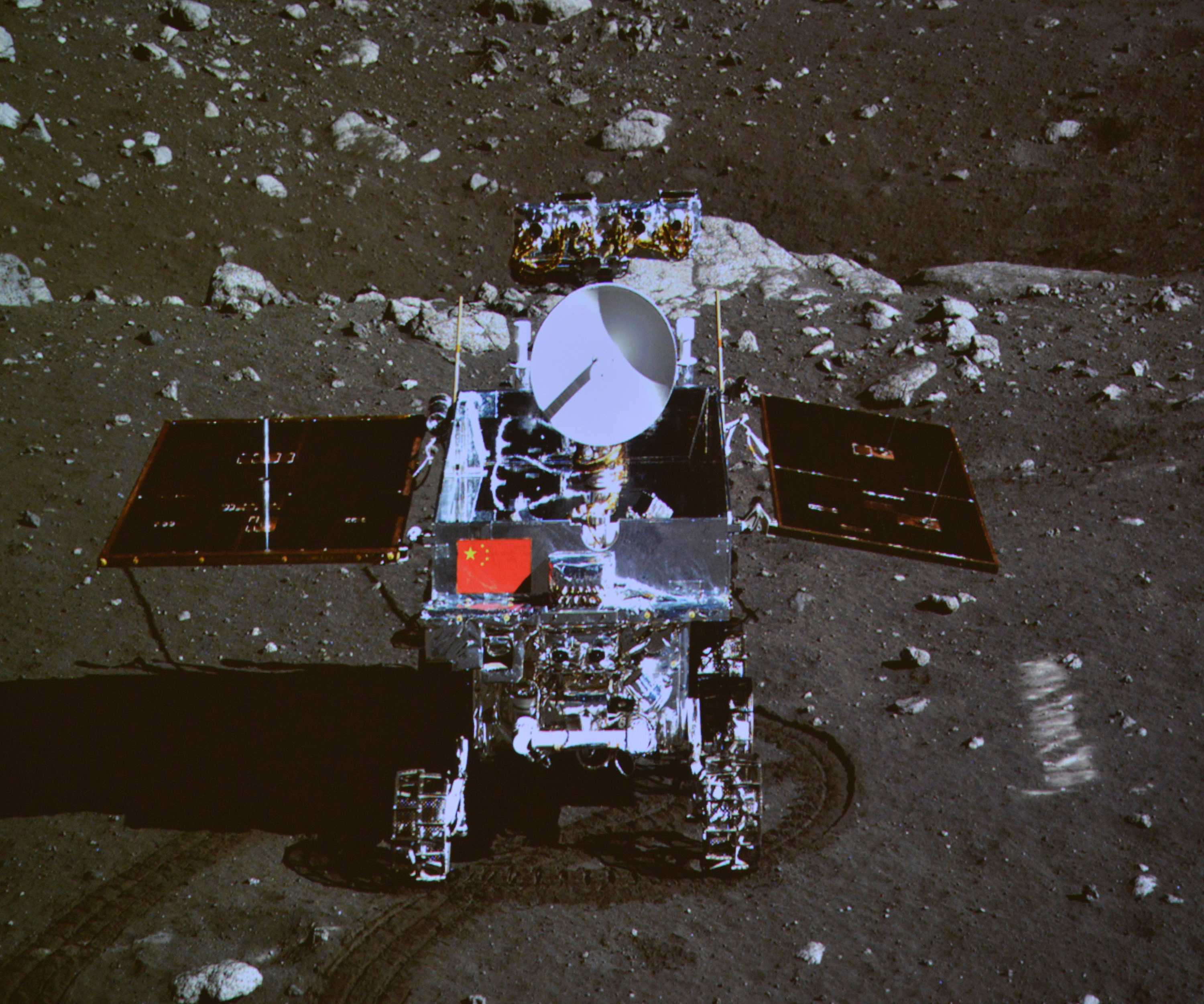 China's Jade Rabbit lunar rover comes 'back to life' - ABC News