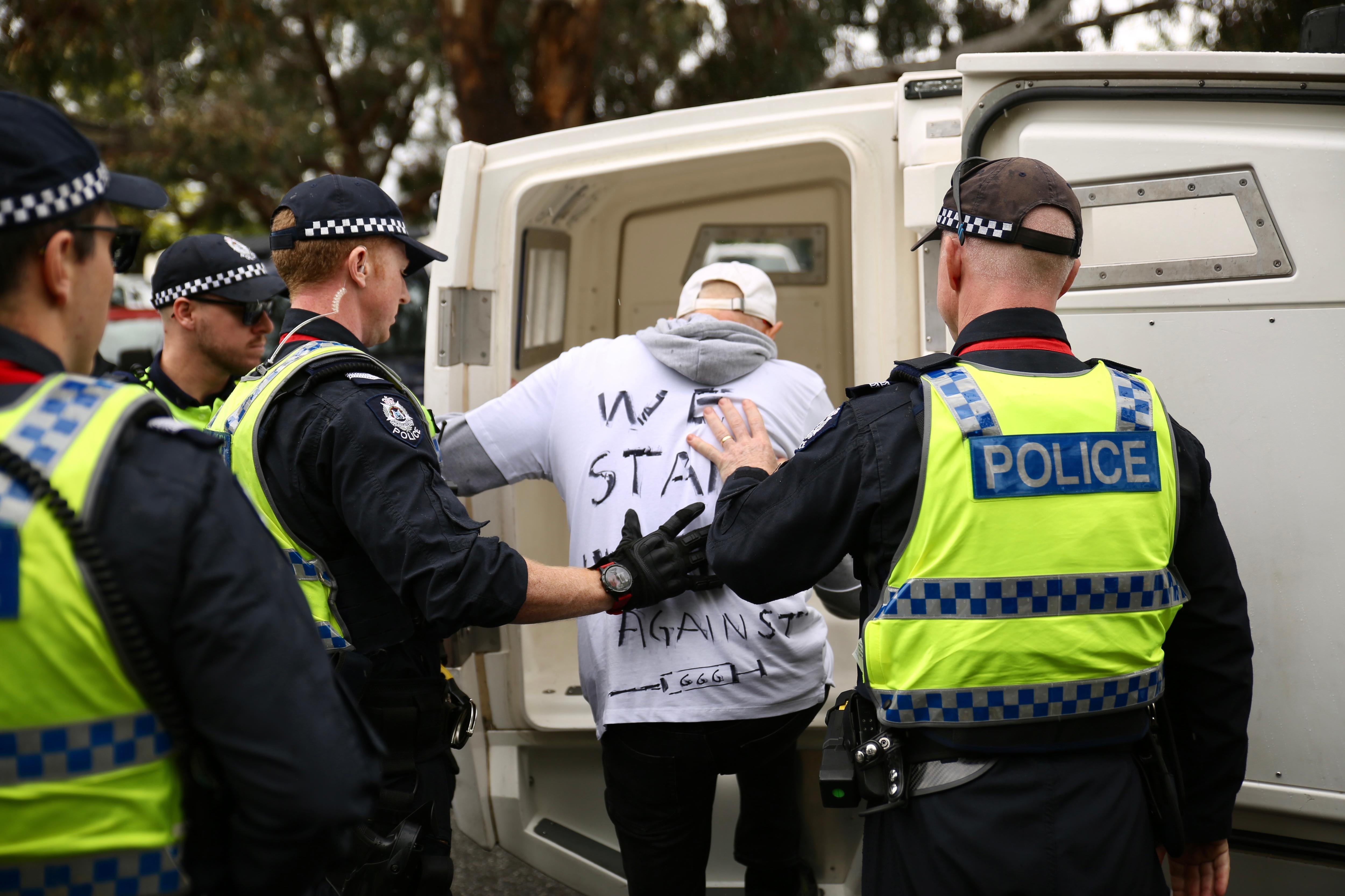 One man arrested as pro and anti-mandatory vaccination protesters ...