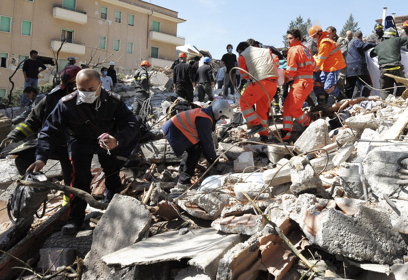 Scientists in shock at 'outlandish' earthquake ruling - ABC News