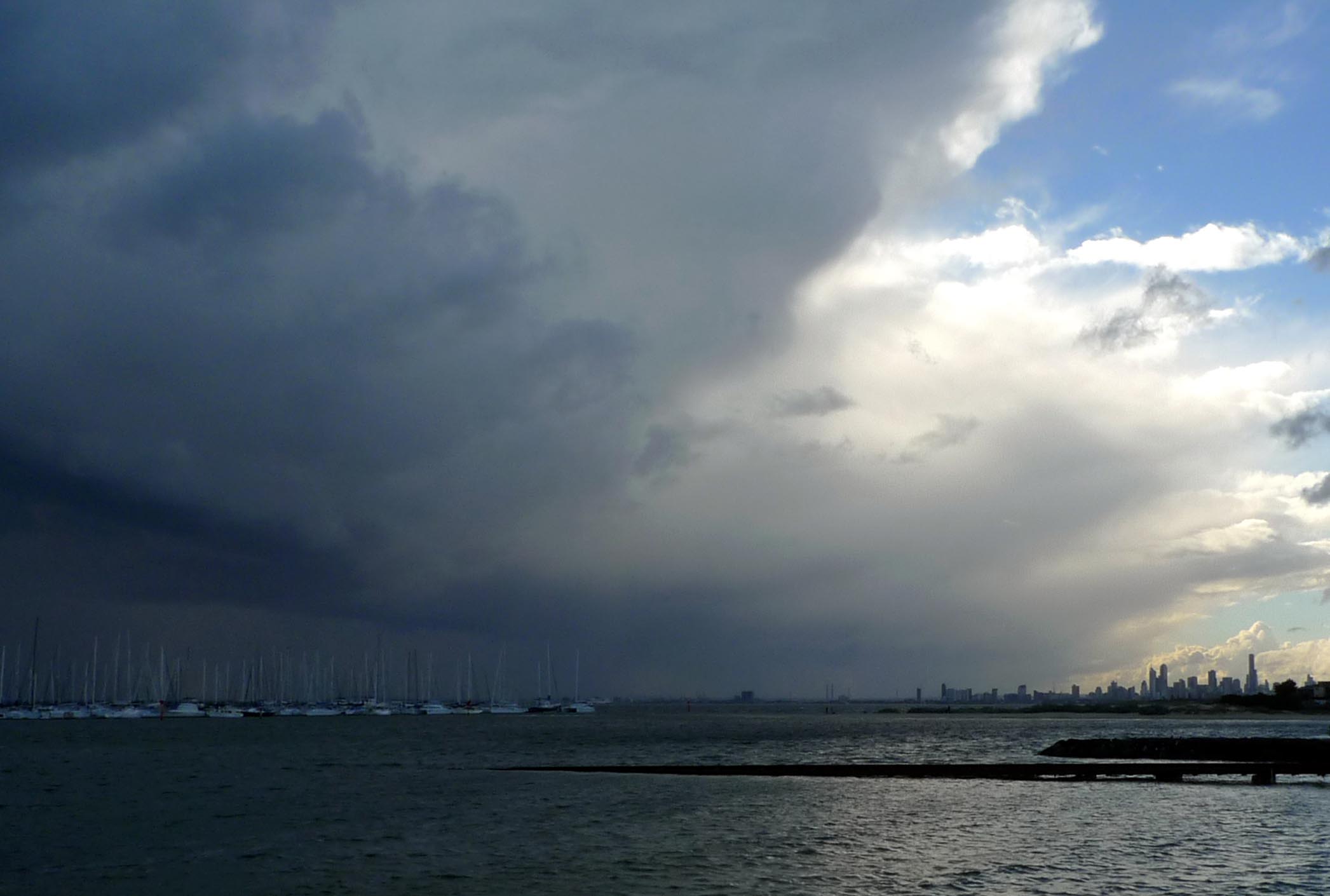 Cold front forecast to move across Victoria on Sunday evening, bringing ...