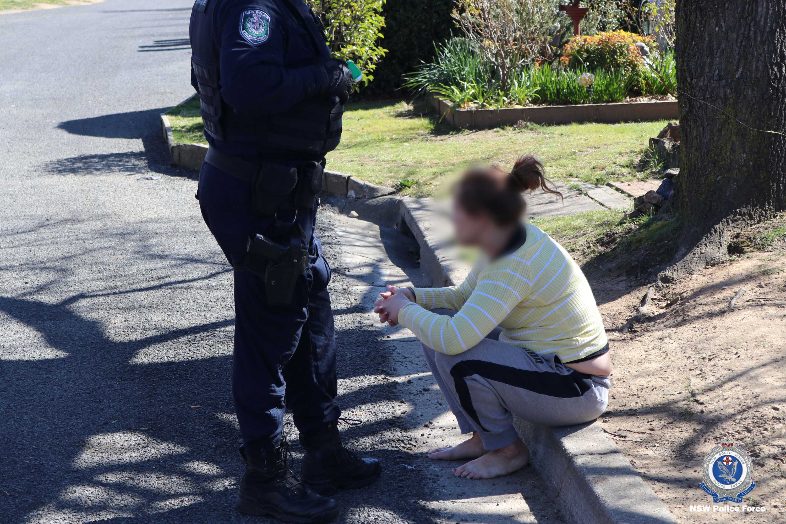 Ten people arrested after police drug bust in Cooma, Queanbeyan - ABC News