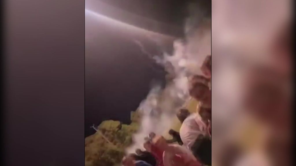 Children injured after Sydney fireworks accident - ABC News