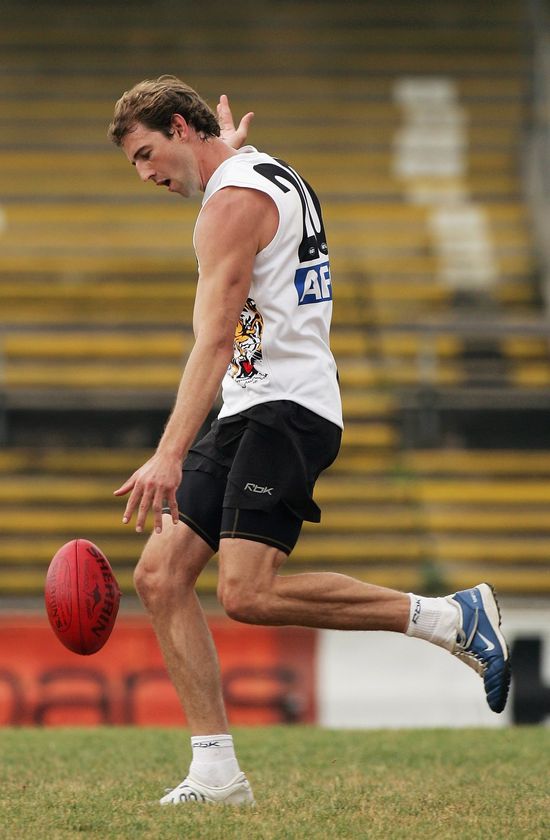 Tigers' Hall suspended, fined for bar incident - ABC News