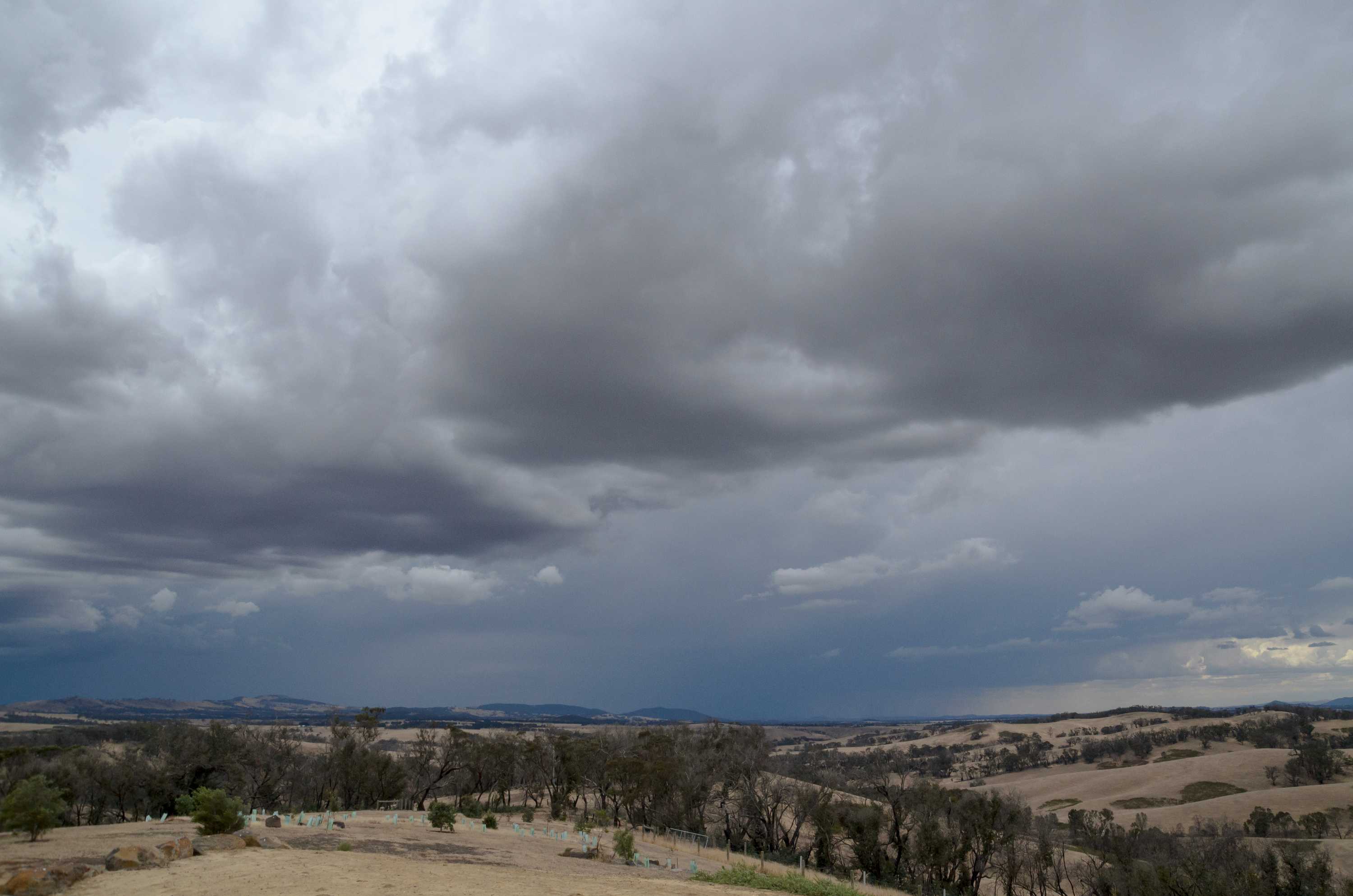 Severe storm warning issued for central Victoria, heavy rain could lead ...