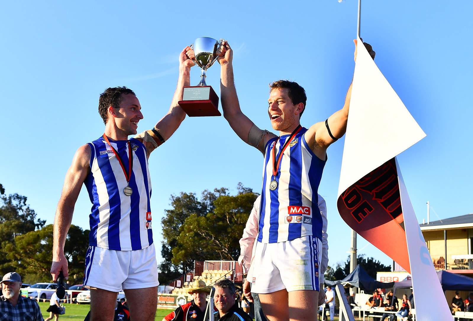 Woolford brothers help Renmark Rovers to footy win - ABC listen