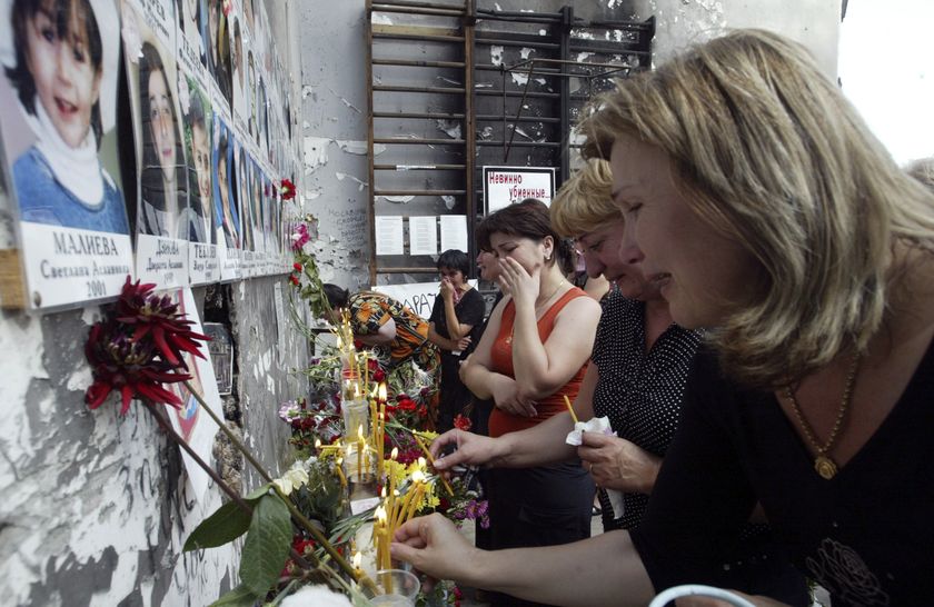 Beslan remembers school siege massacre - ABC News