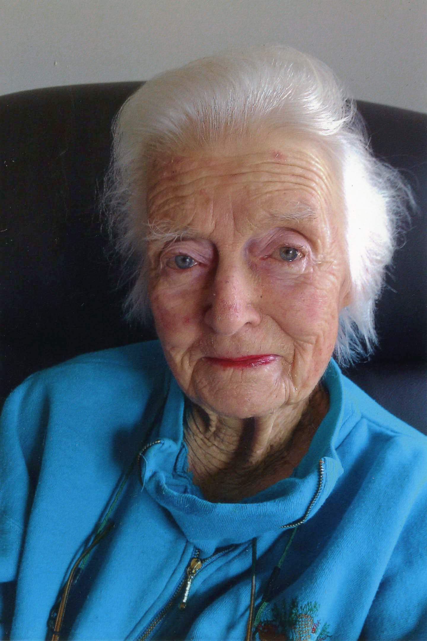 Burnie writer Marjorie Davey publishes first novel at age 95 - ABC News