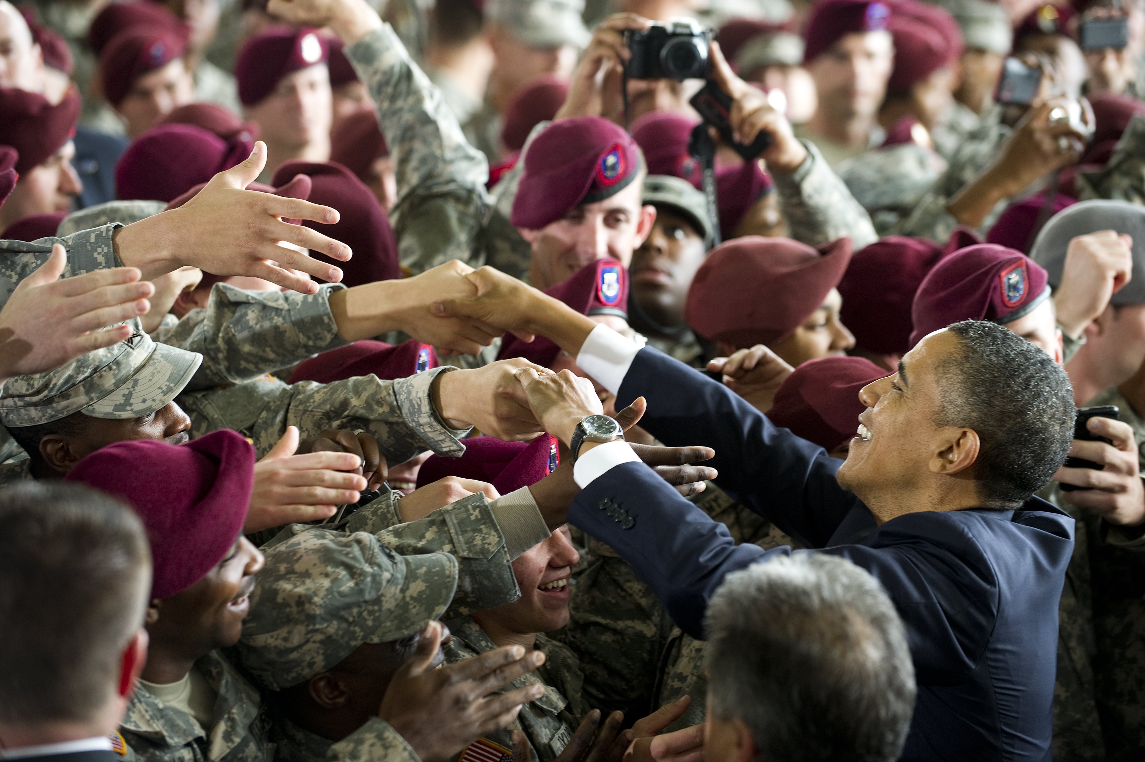 Obama welcomes troops home from Iraq - ABC News