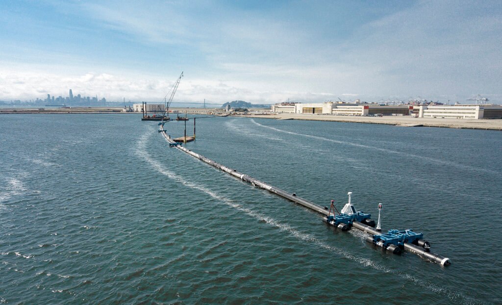 Ocean Cleanup's floating boom now working and collecting plastic in the ...