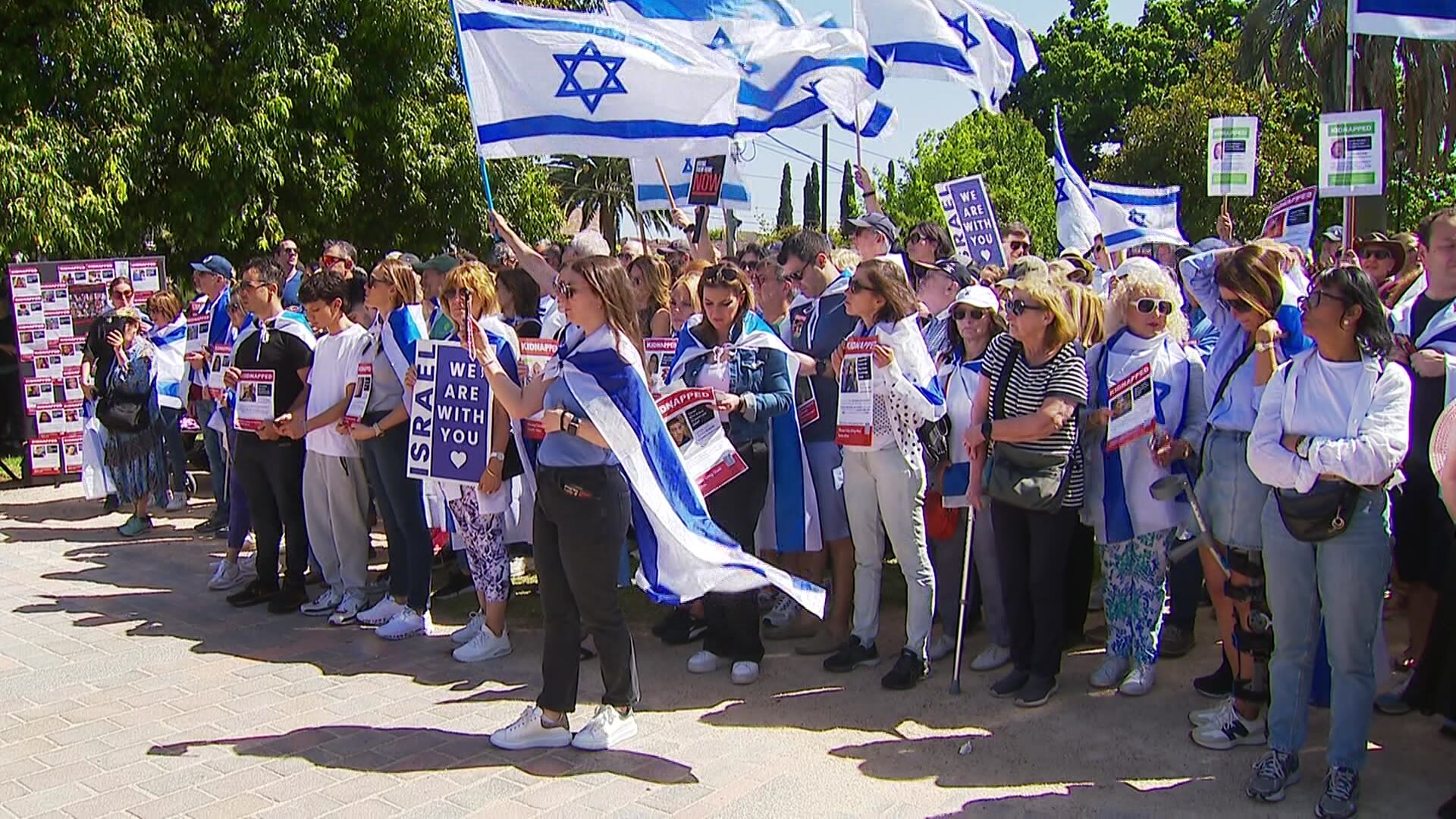 Thousands turn out in Sydney and Melbourne in rallies over the Israel ...