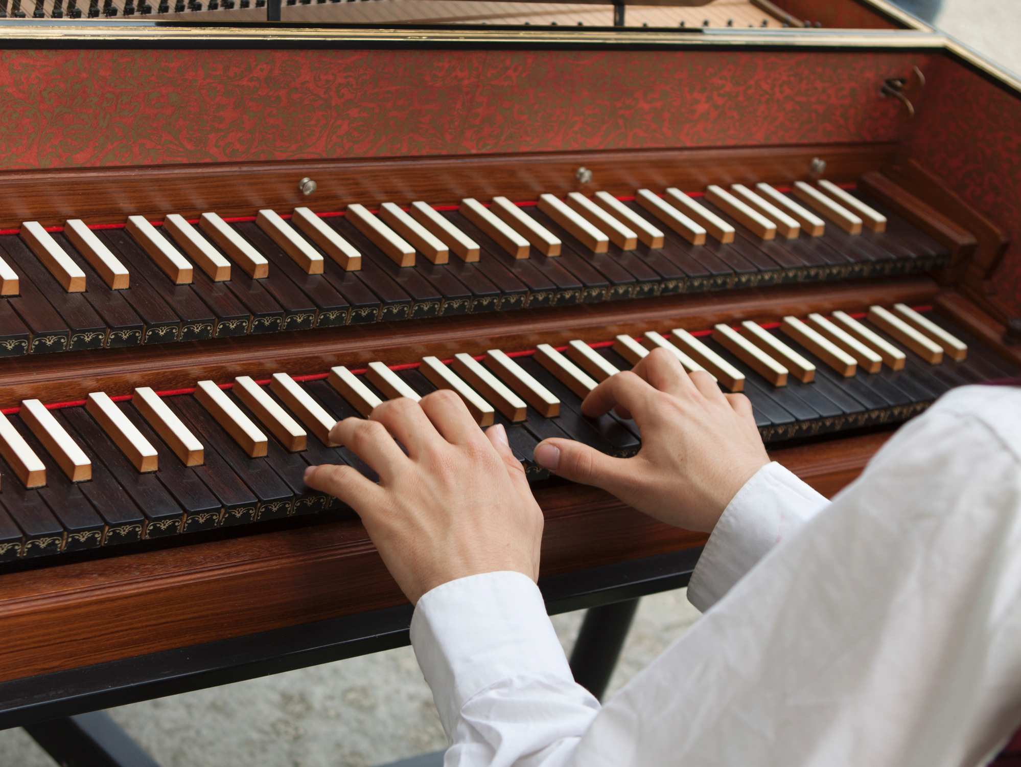 Matthew Halls on the organ and harpsichord - ABC listen