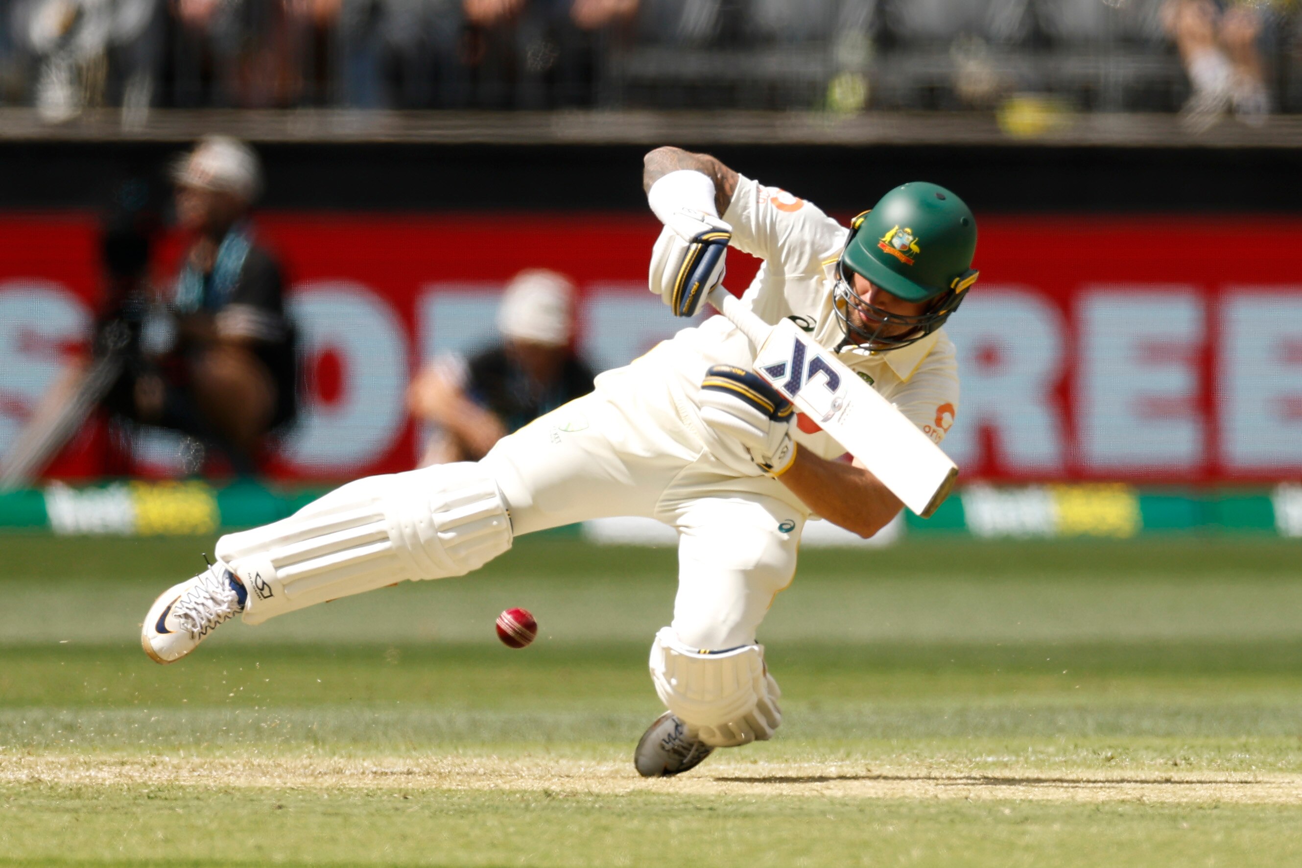 Ashes 2025: Ben Stokes takes five-wicket haul as 19 wickets fall on day ...