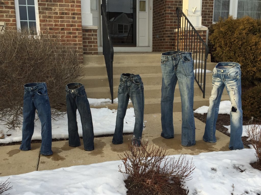 #FrozenPants: People freezing clothes, posing them amid snowy weather ...