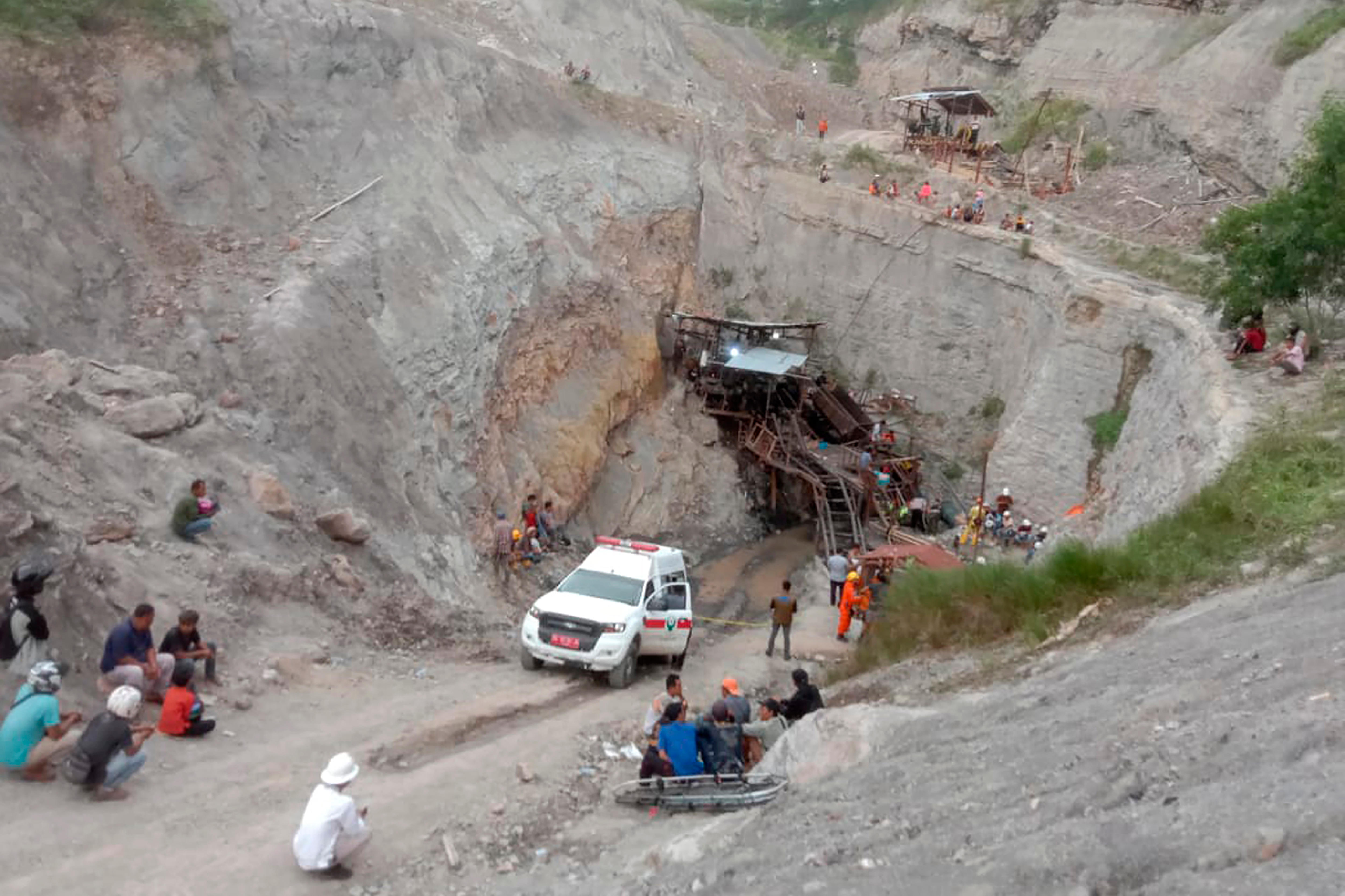 Ten miners killed and four rescued after coal mine explosion in ...