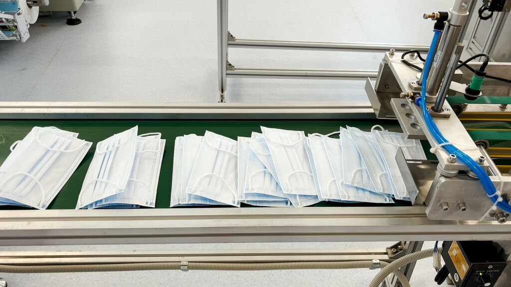 Victorian face mask manufacturing to continue beyond the pandemic - ABC ...