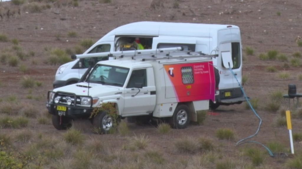 Government to investigate Telstra triple-0 outage after emergency calls ...