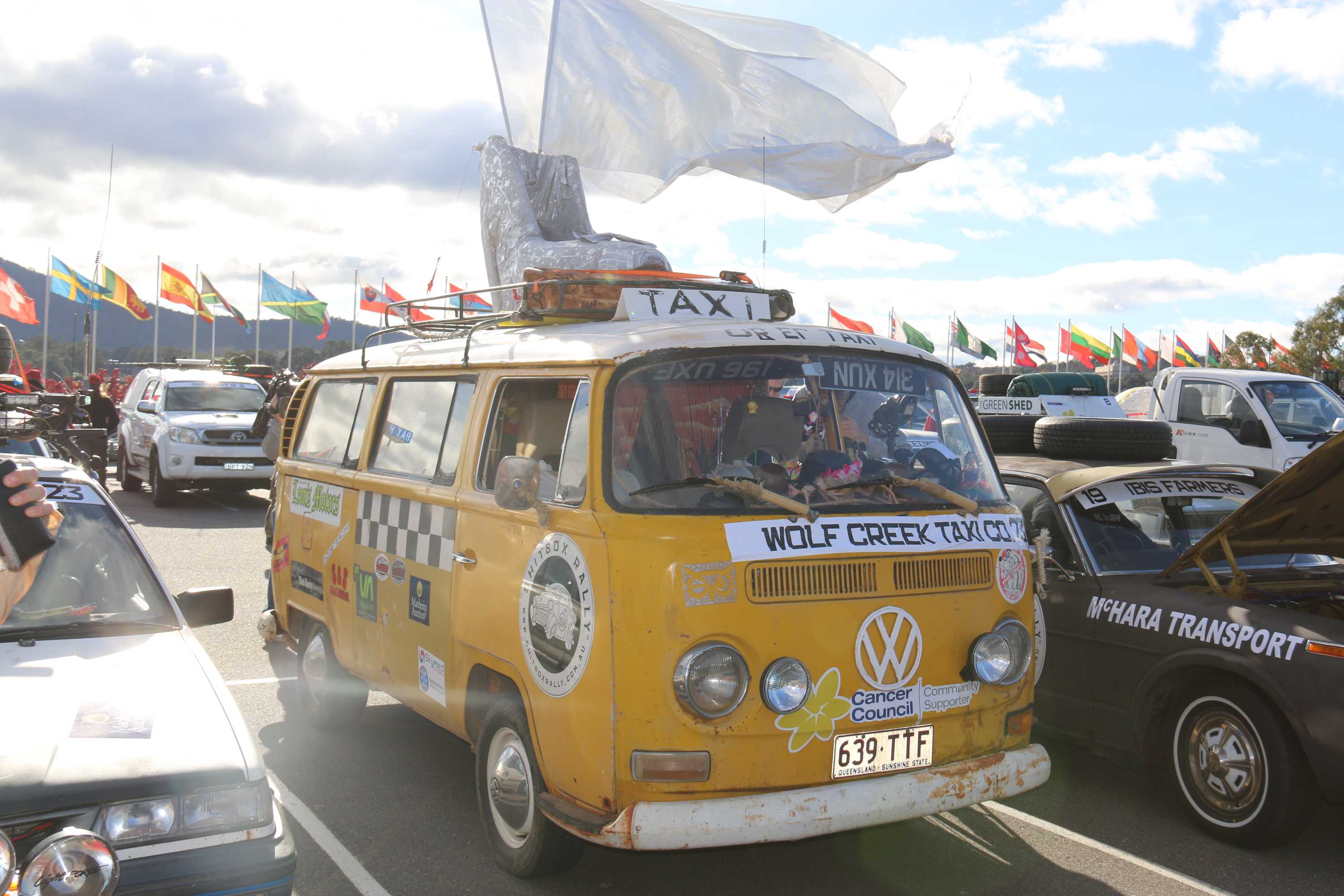 Shitbox Rally roars out of Canberra on cancer quest across Australia ...