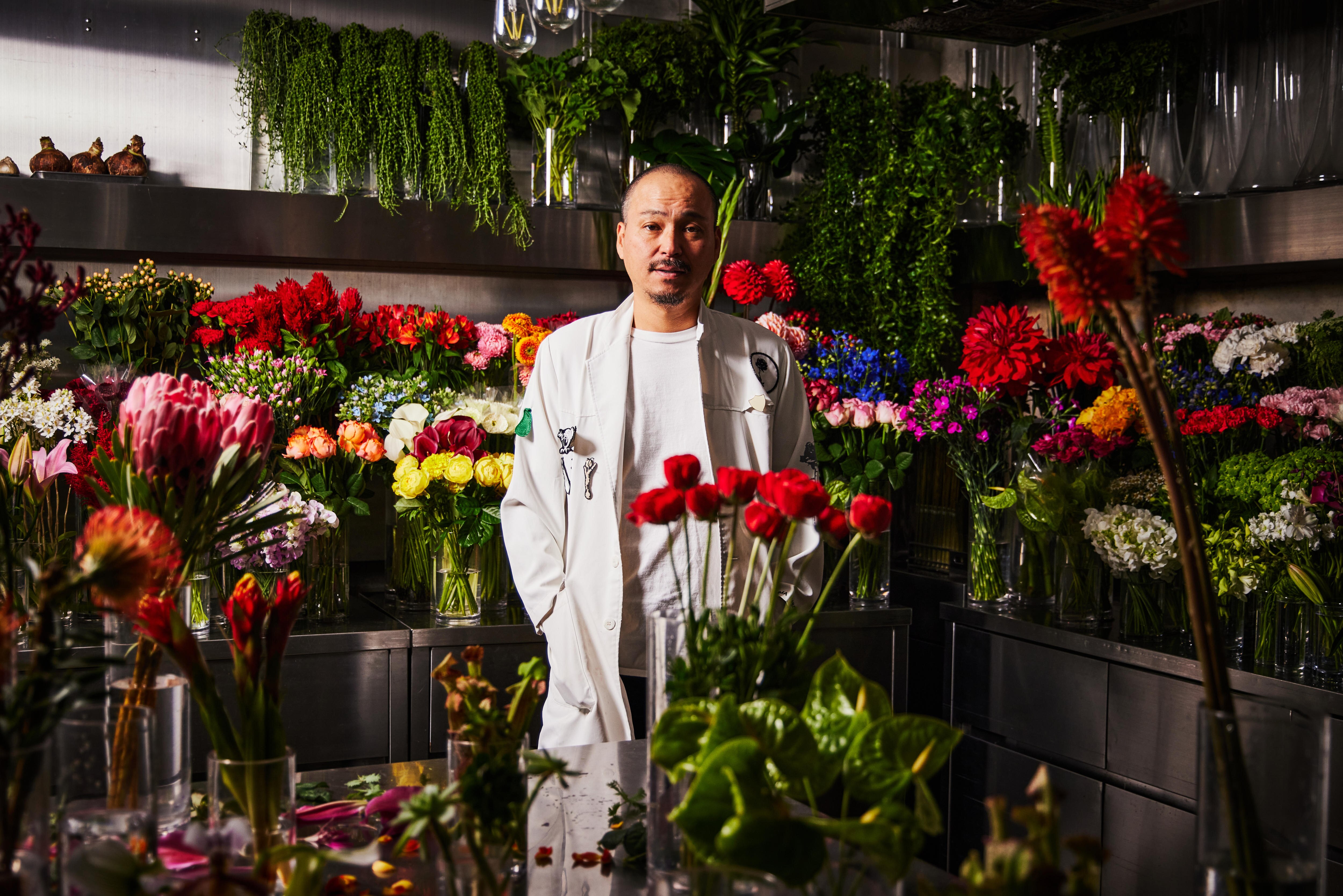 The power of flowers for sculptor Azuma Makoto - ABC listen