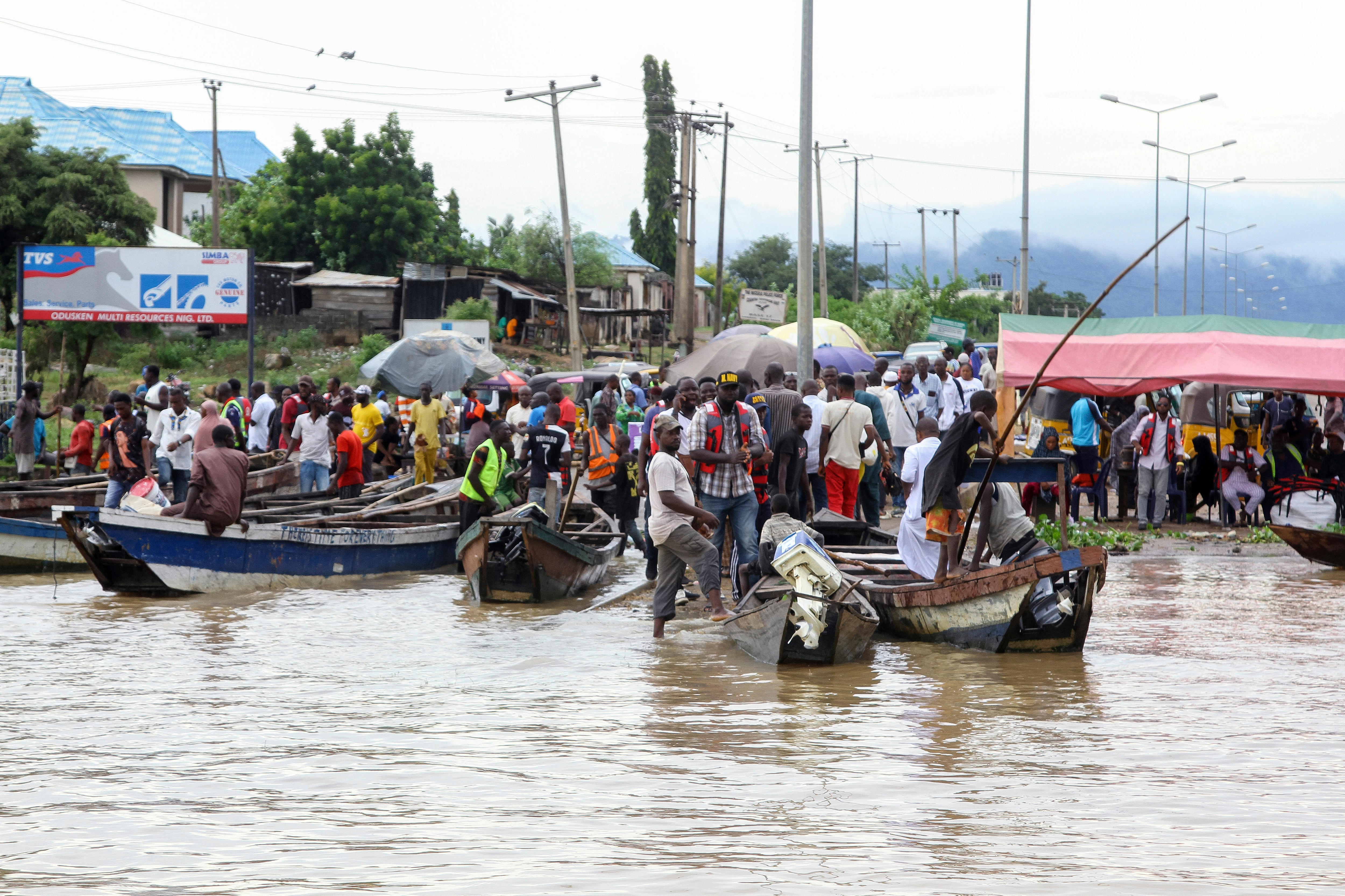 Death toll rises to 76 after boat capsizes in Nigeria amid heavy flooding - ABC News