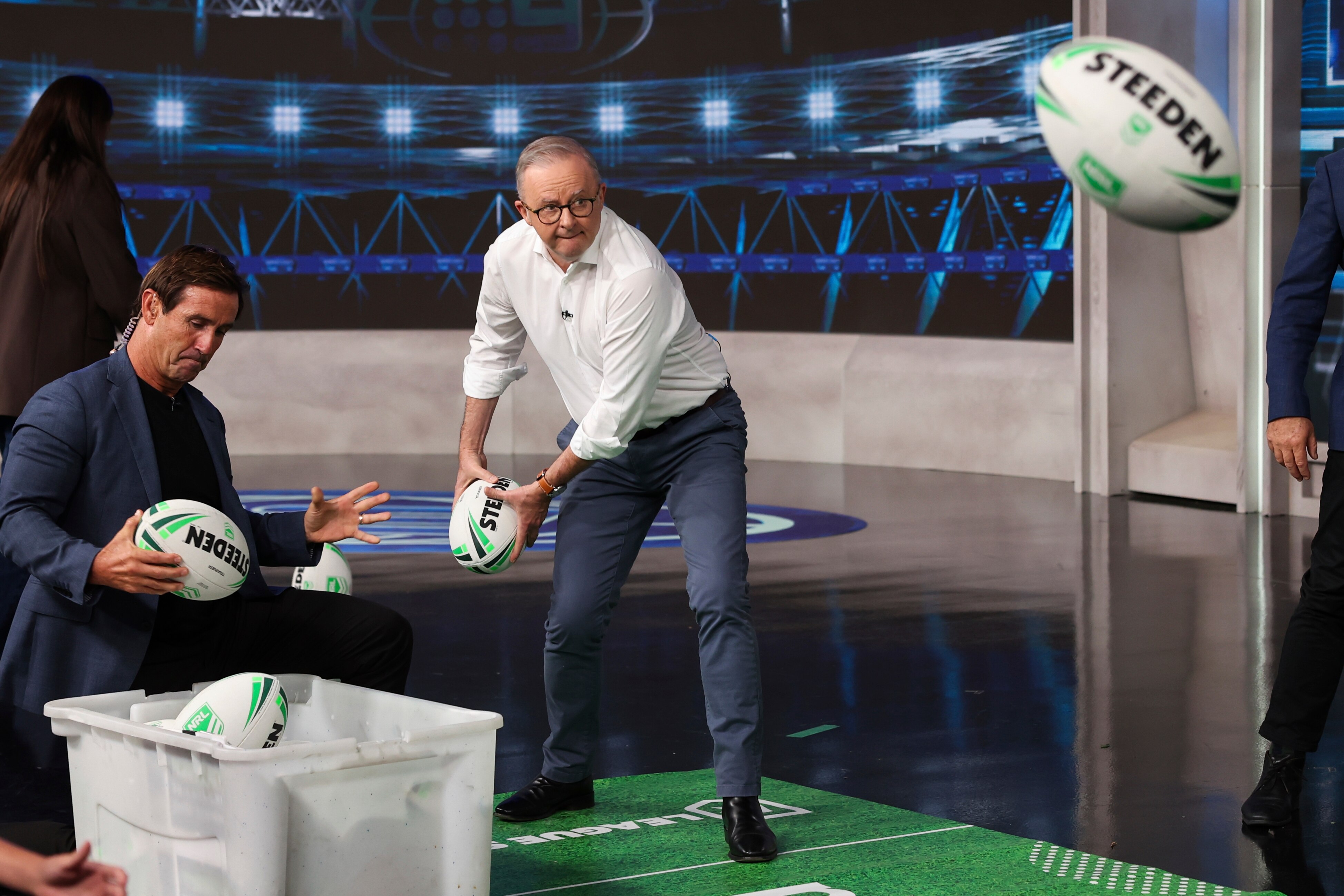 Federal election 2025: Albanese promises to keep footy on 'free TV ...