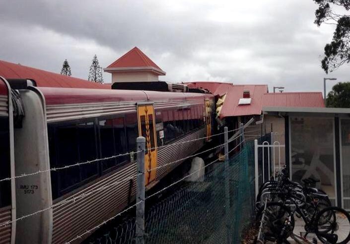 Slippery tracks caused Cleveland train crash: ATSB - ABC News
