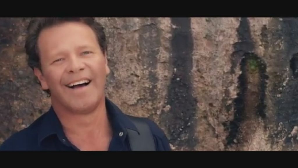 Country singer Troy Cassar-Daley speaks to News Breakfast - ABC News