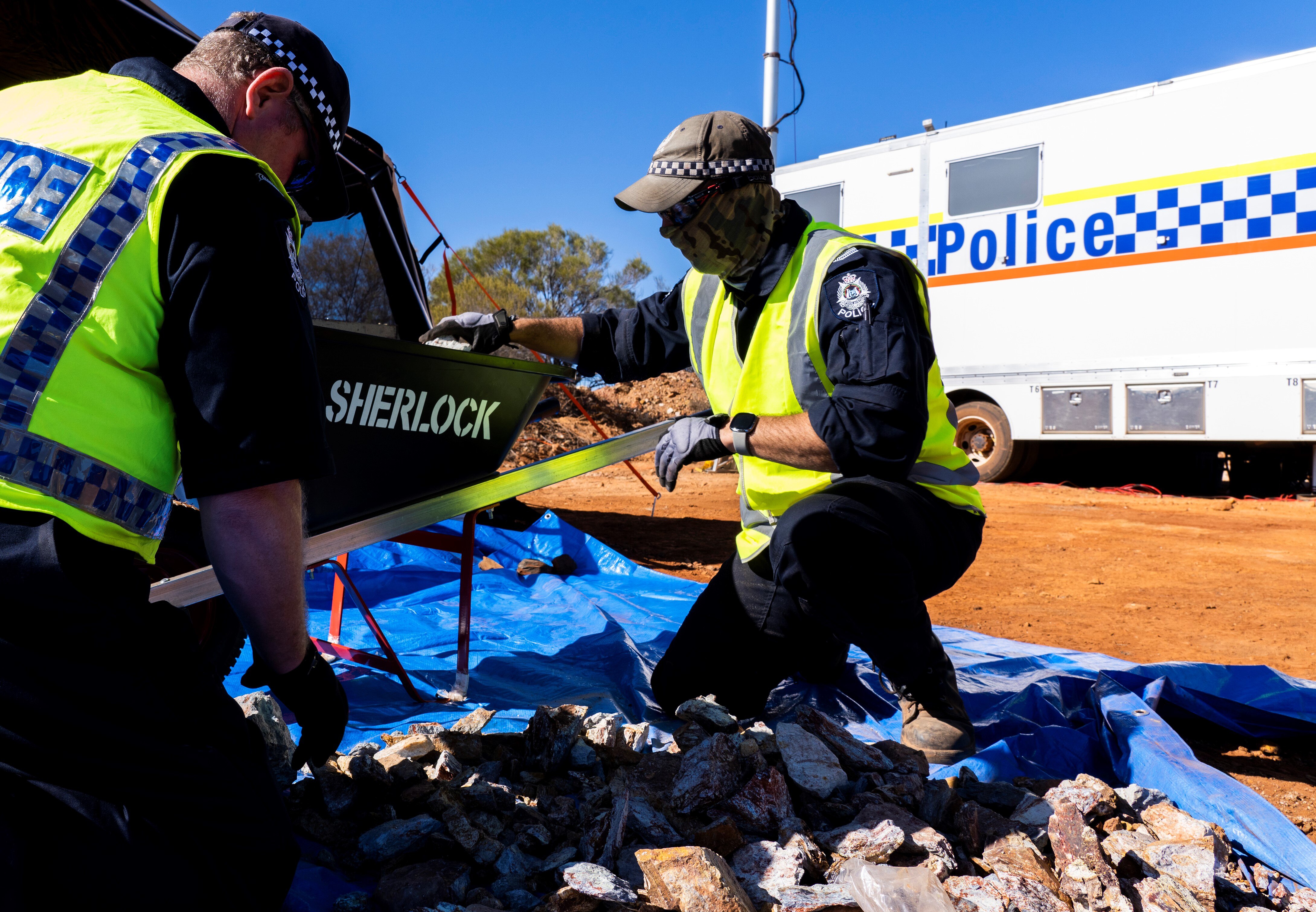 Police launch fresh search of WA outback over Ray and Jennie Kehlet ...
