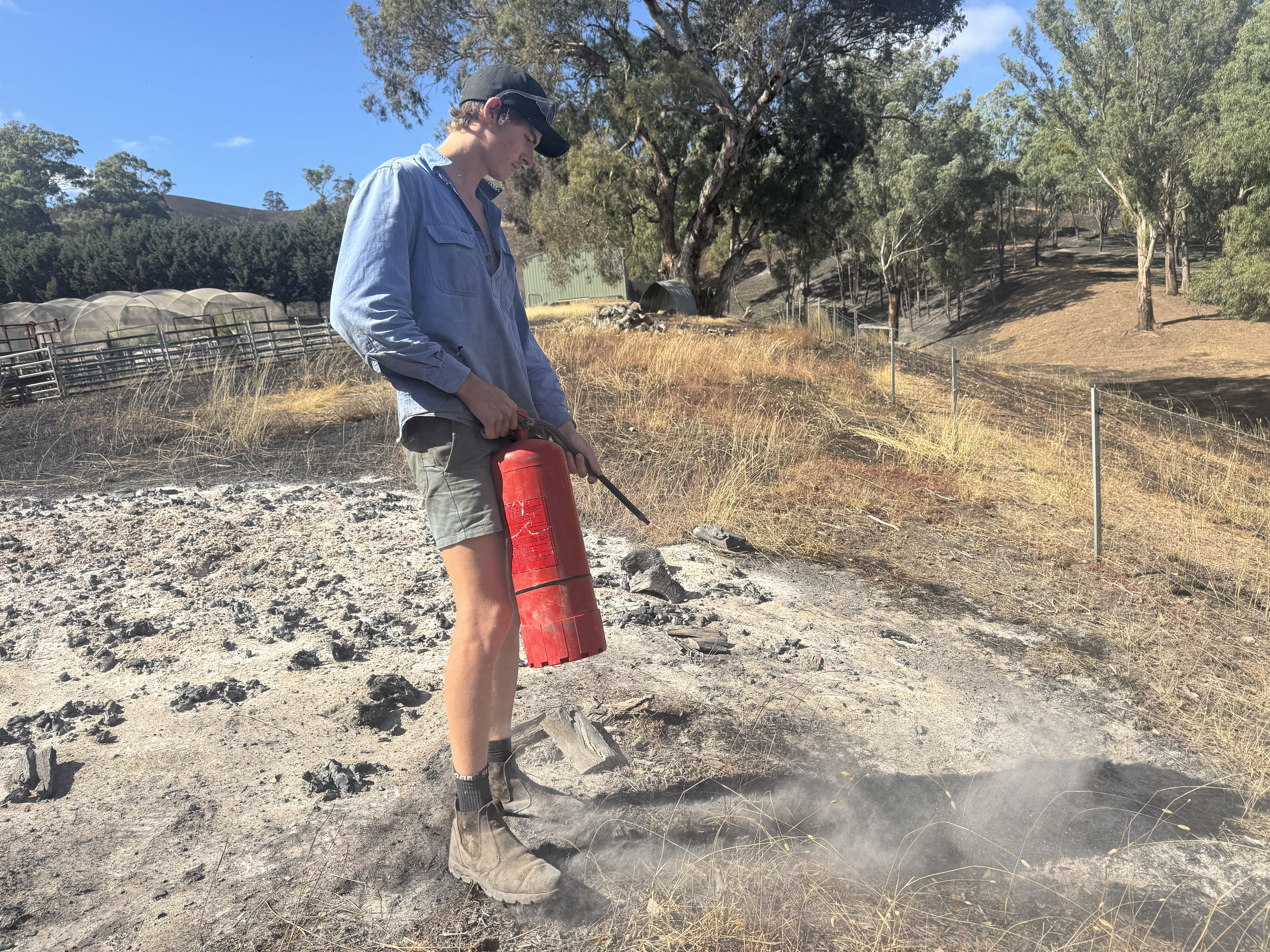 Family saves Acheron home after Longwood fire encircles property - ABC News