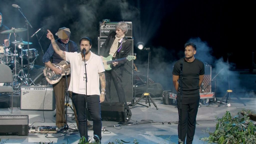 Rendition of Move It On at Archie Roach's memorial - ABC News