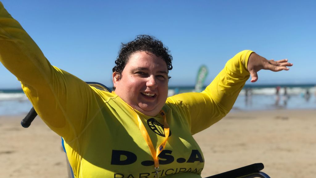 Surfers with disabilities hit waves - ABC News