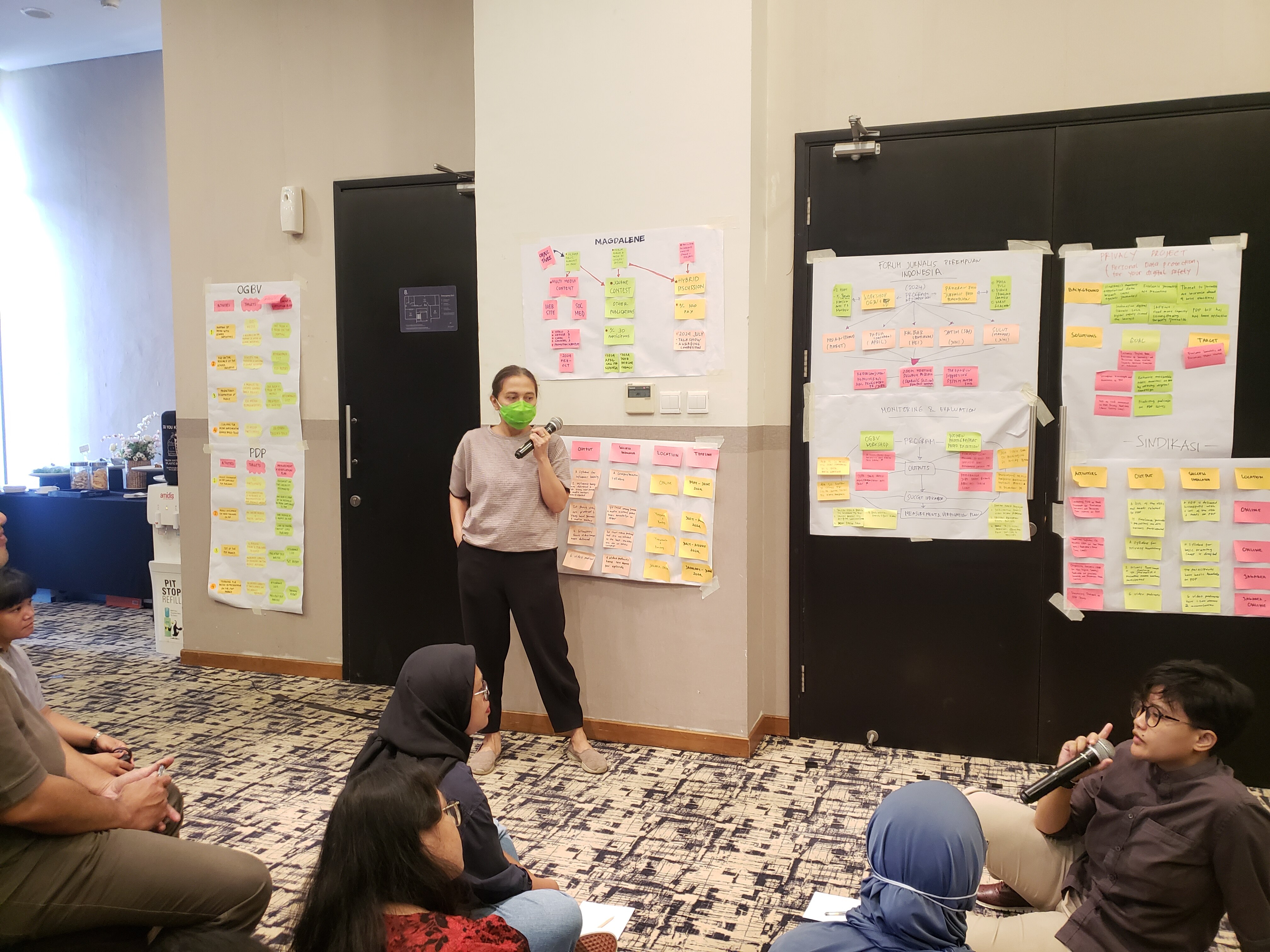 Indonesian women stand up to online gender-based violence - ABC ...