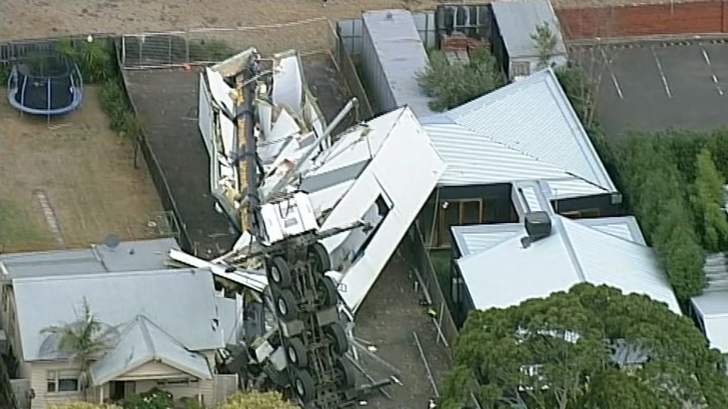 Crane collapse in Melbourne's west - ABC News