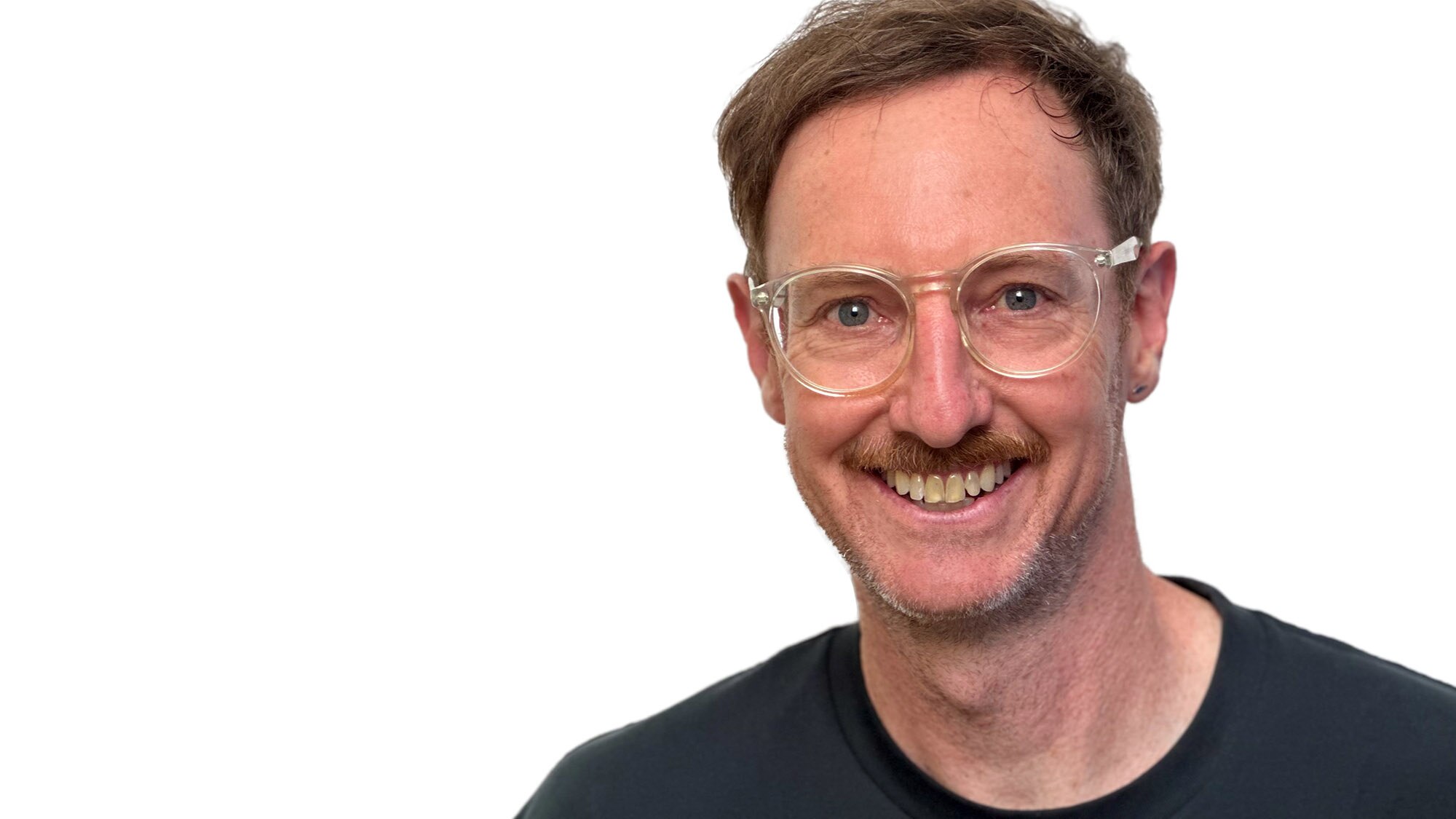 Delfin Island residents clash with young fishers - ABC listen