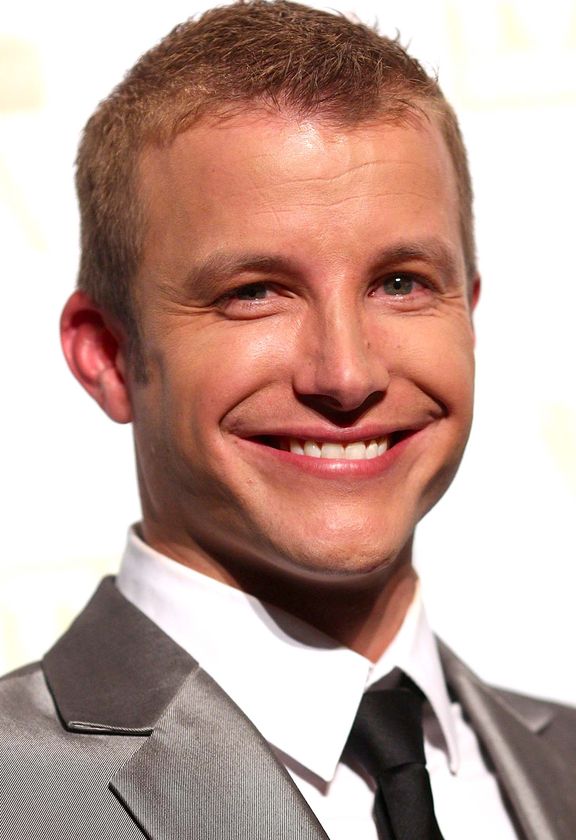 Luke Jacobz replaces Newton on X Factor - ABC News