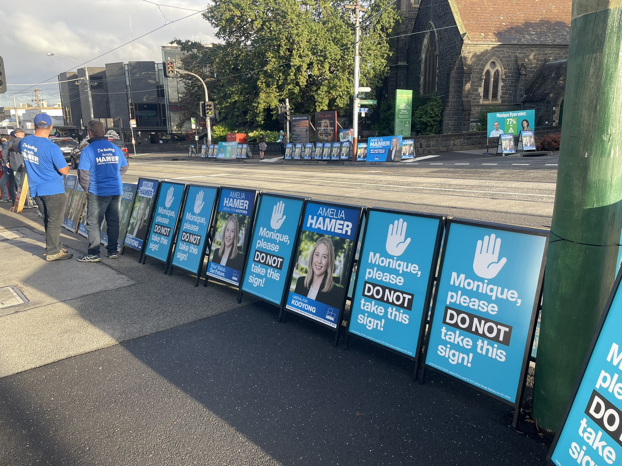 Kooyong corflute kerfuffle headed for court as Liberals cry foul at ...