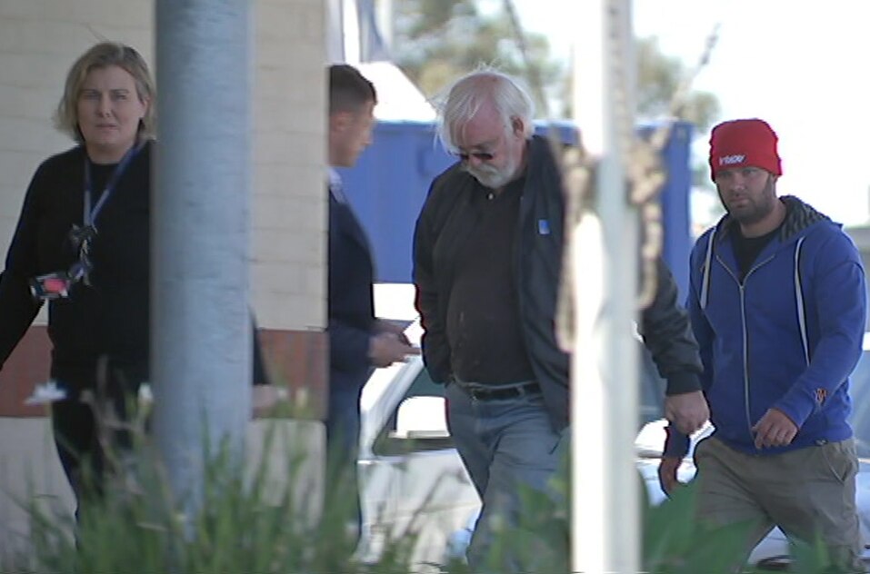 Missing fishermen's boat found during search off Moreton Bay - ABC News