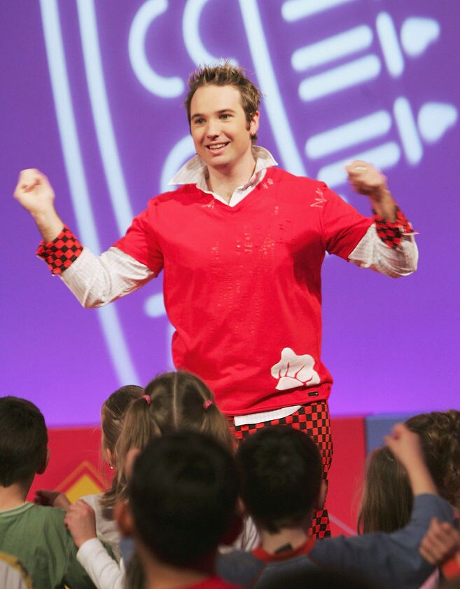 Harding waves farewell to Hi-5 - ABC News