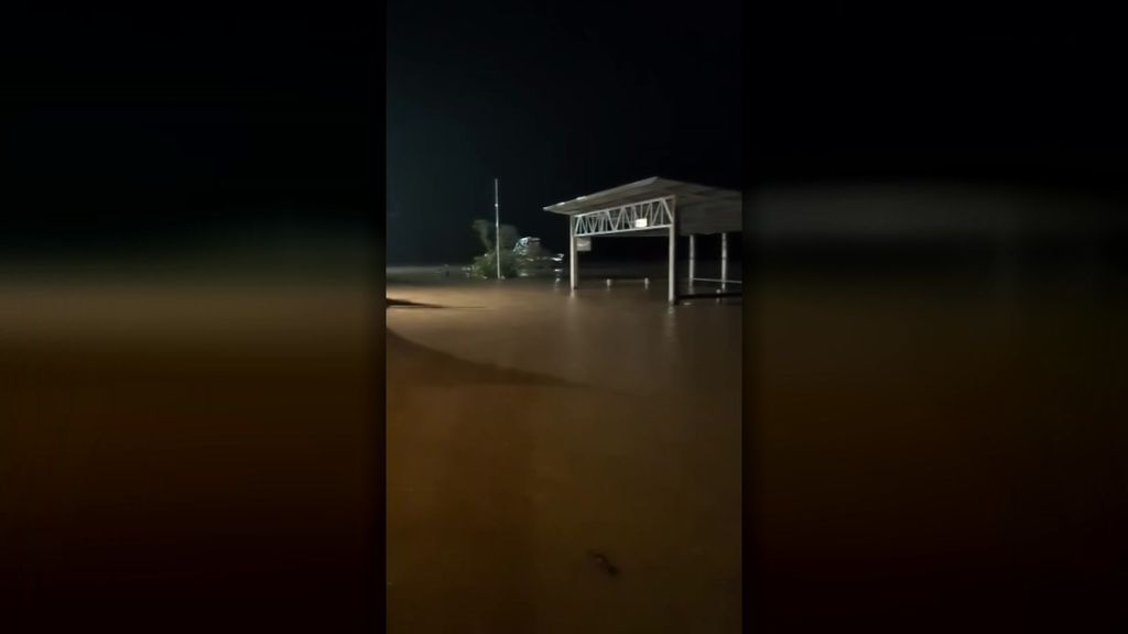 Macksville street inundated as Nambucca River rises - ABC News