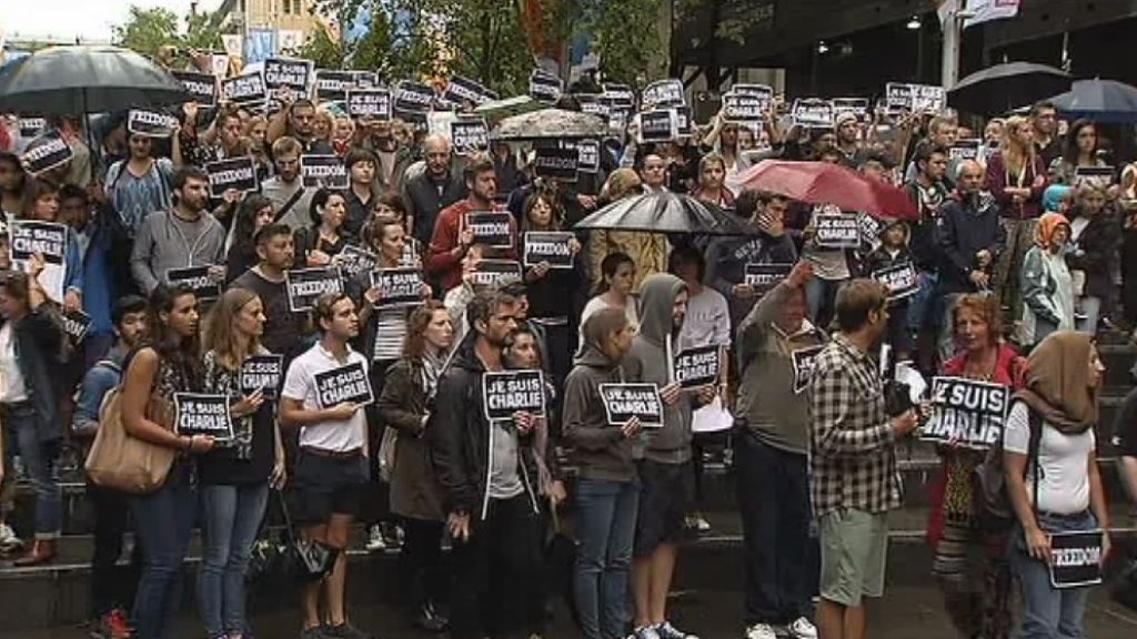 Hundreds rally in Sydney to support France terror - ABC News
