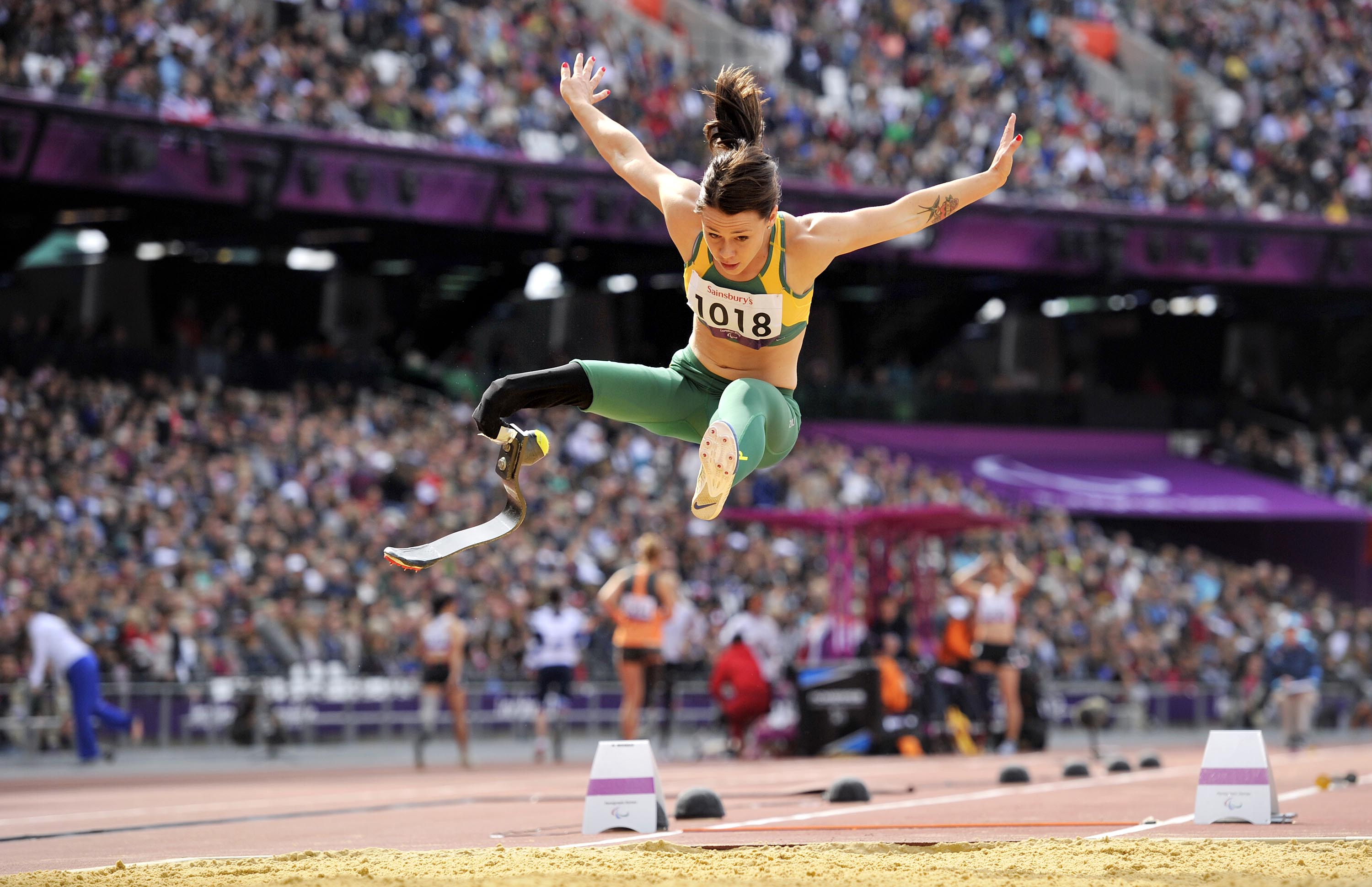Cartwright claims long jump gold - ABC News
